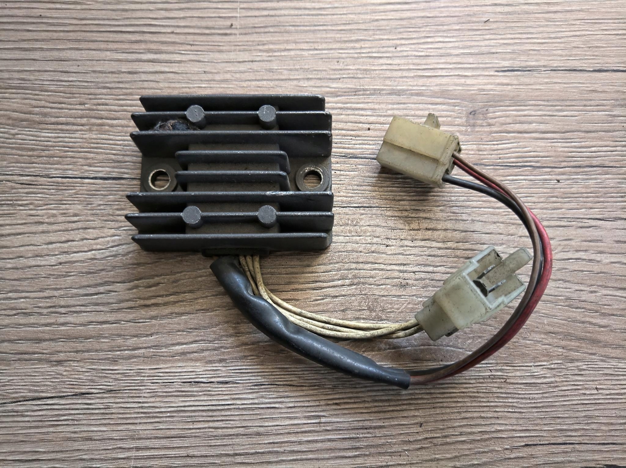 YAMAHA TZR 125 REGULATOR NAPIĘCIA za 45.00PLN z Osięciny-Probostwo 4 ...