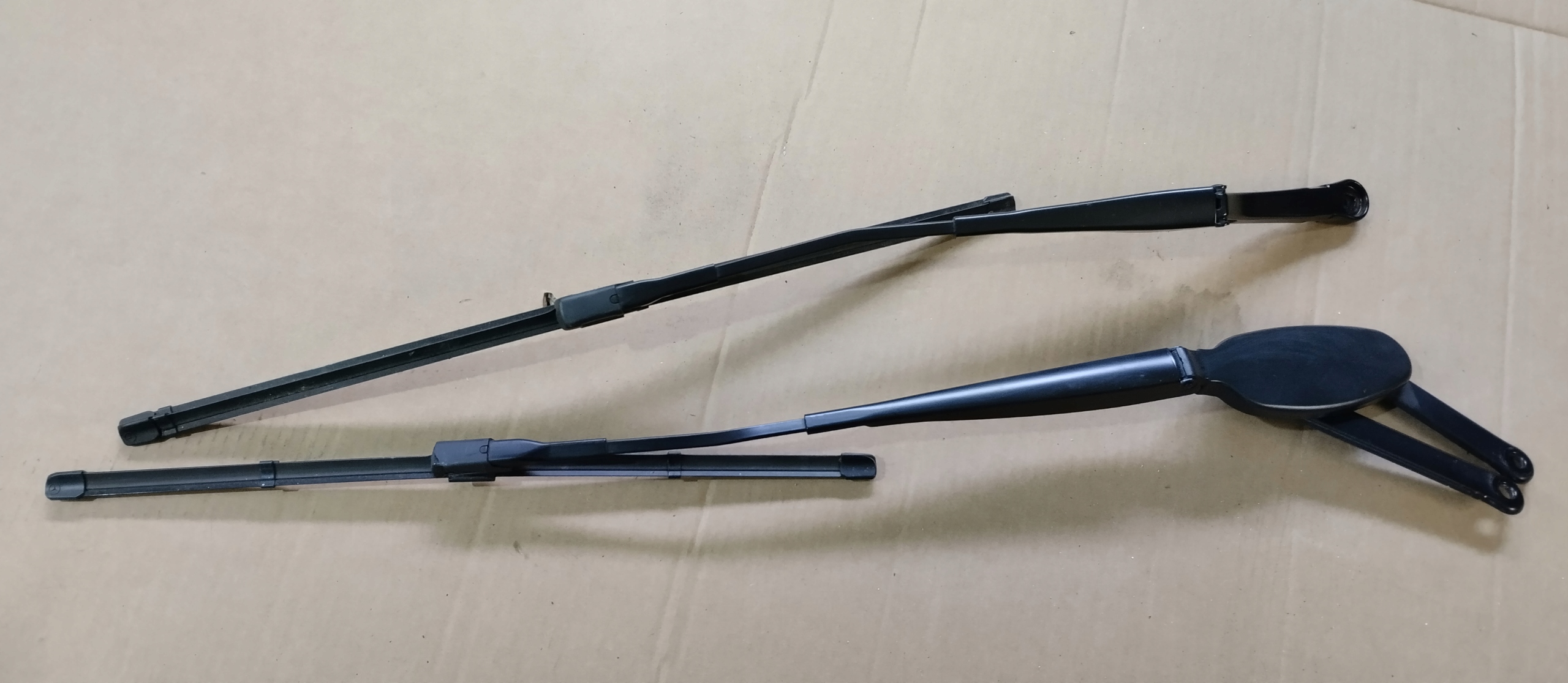 RAMIONA WYCIERACZEK WYCIERACZKI MERCEDES GLB X247 KOMPLET za 390.00PLN ...