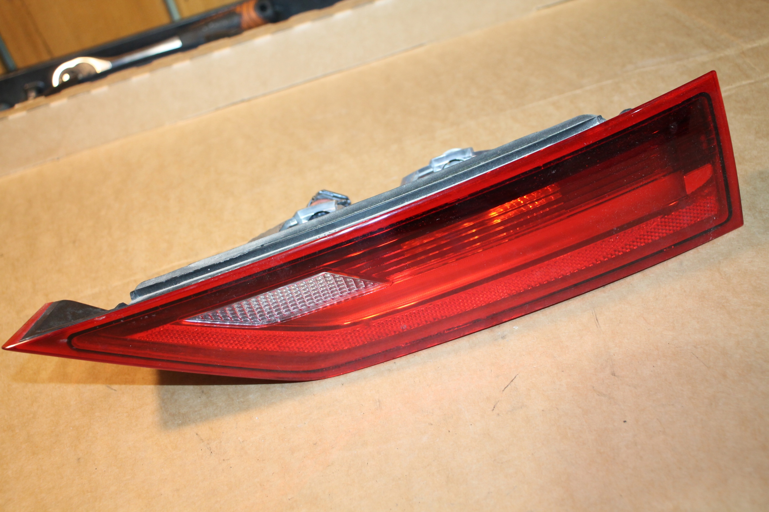 VOLVO V90 V90CC LAMPKA LAMPA W KLAPĘ TYŁ TYLNA PRAWA 31656787 31656786 ...