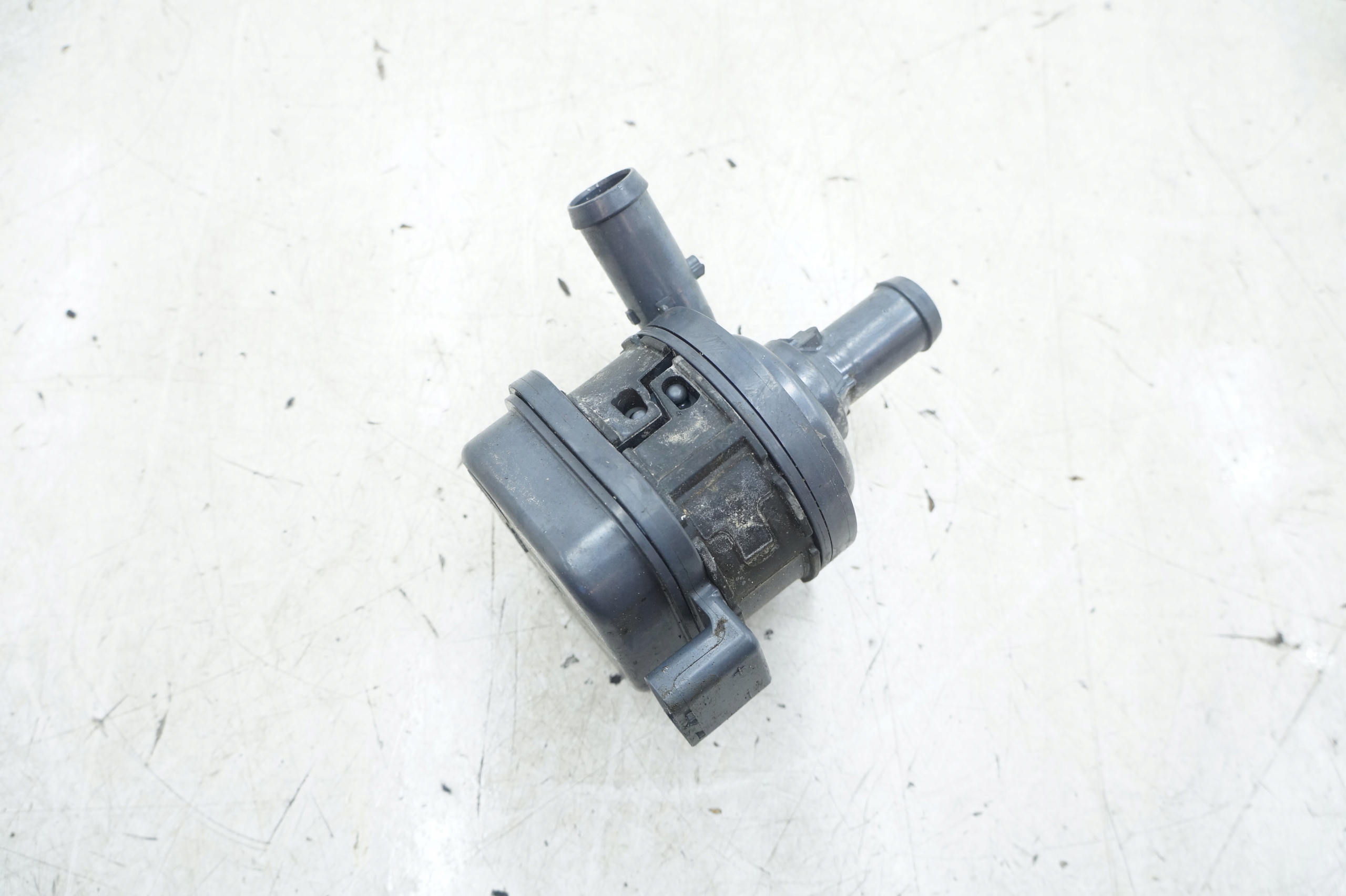 DODATKOWA POMPA WODY VOLVO XC60 II XC90 II XC40 V60 II S60 III V90 ...