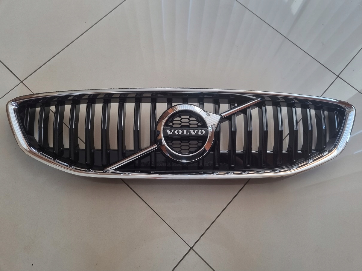 Atrapa Grill Volvo V40 - Niska cena na Allegro.pl