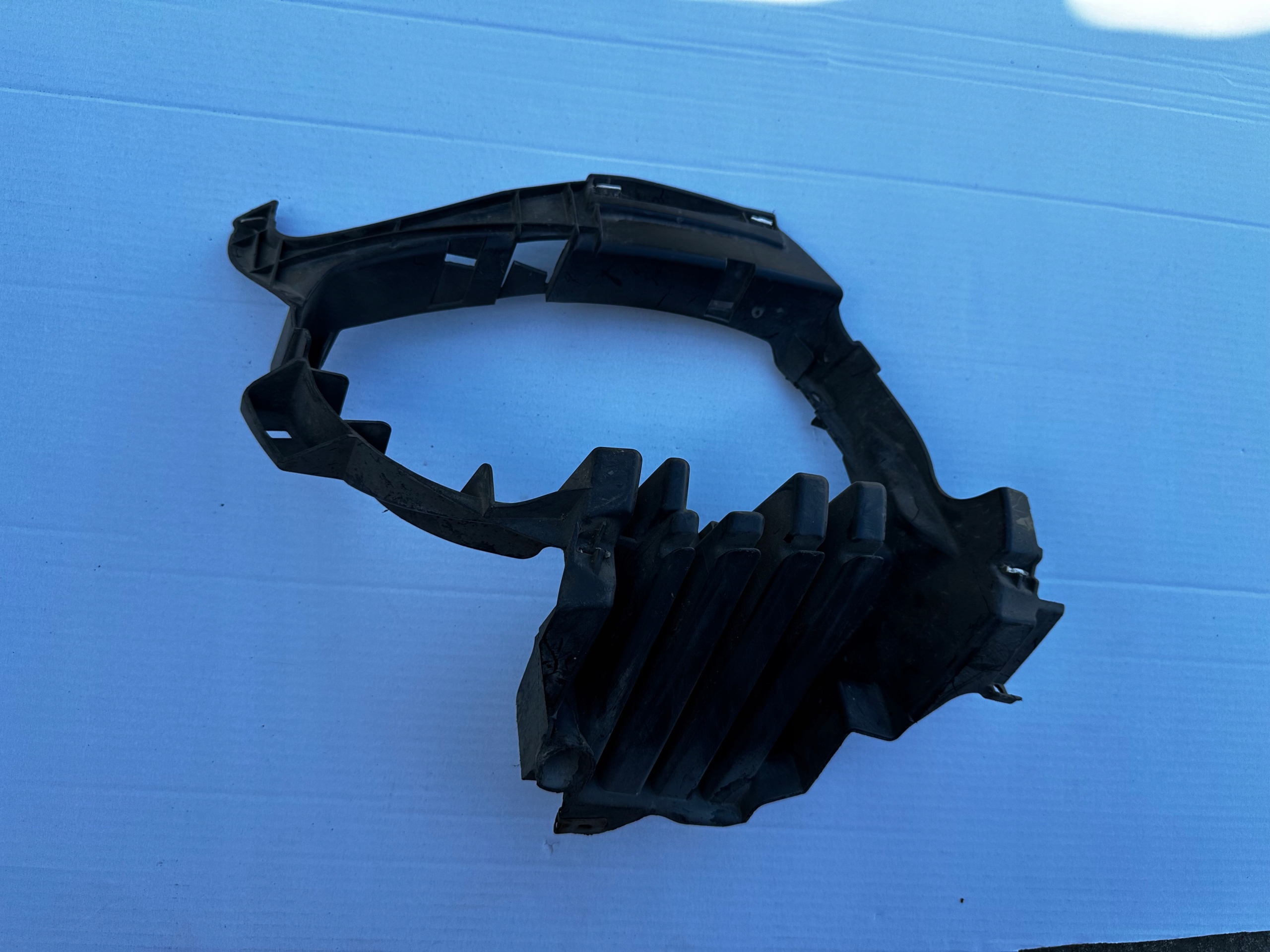 Mercedes-Benz OE ŚLIZG MOCOWANIE HALOGENU PRAWE MERCEDES W169 ...