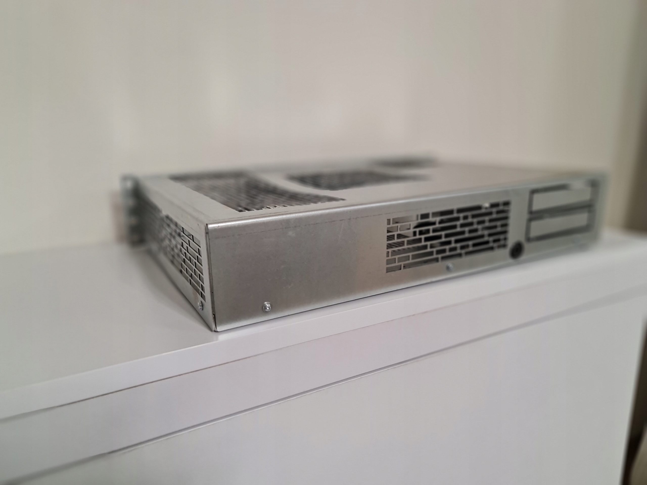 Obudowa RACK do szafy 19 cali R-CASE 3 RAW / Serwer montaż 2U pod mATX ...