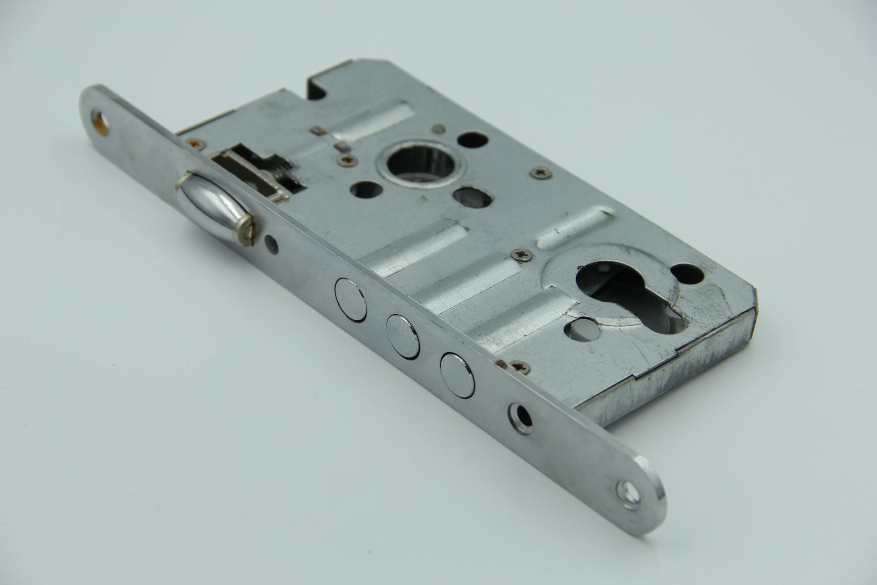 AK_ZAMEK DOLNY DRZWI S68 KULKOWY (Z52944) • Cena, Opinie • Drzwi ...