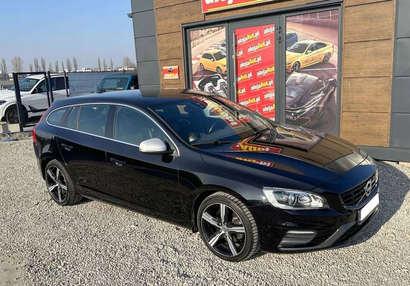 Volvo V60 R-Design 2.0 D 190 KM BDB STAN 2018r 147.000 km Warszawa ...