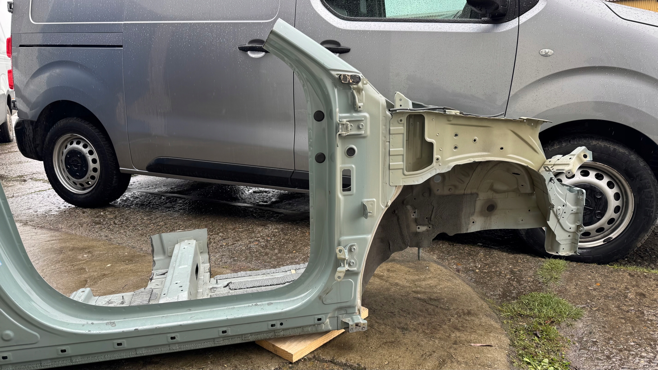 HYUNDAI KONA II 2023-25 ĆWIARTKA PRZÓD PRZEDNIA PRAWA PODŁUŻNICA FARTUCH za 3800.00PLN z ...