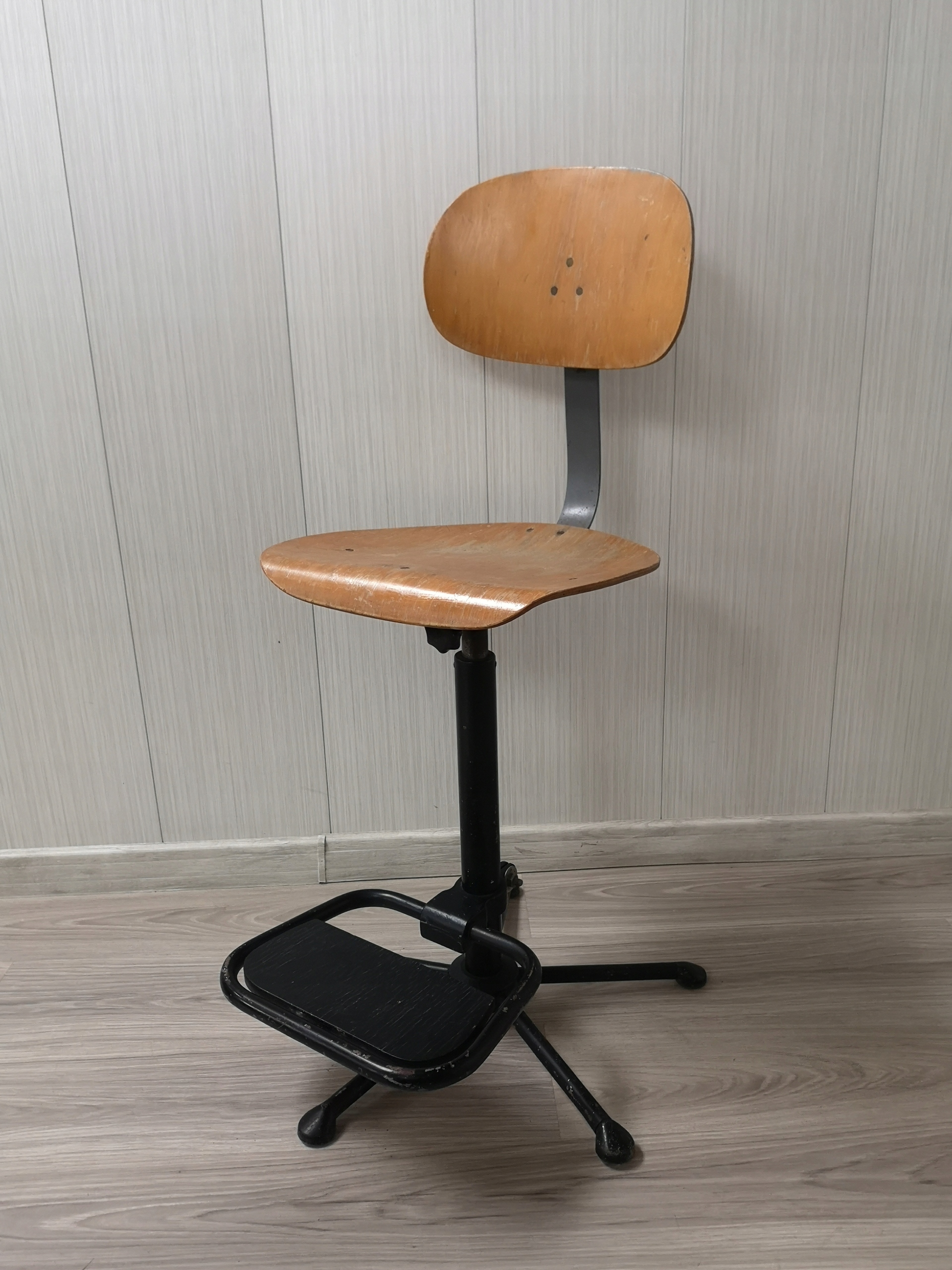 Kreslo PRL Vintage Retro klubové 70. roky, otočné - Allegro