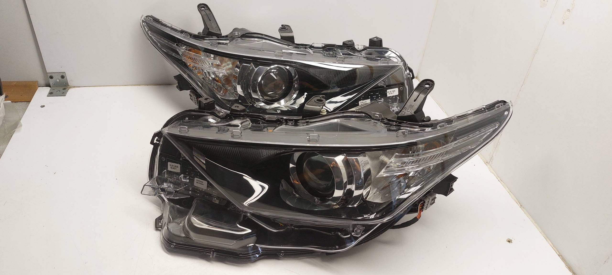 TOYOTA AURIS II 2 LIFT LAMPA PRZEDNIA PRZÓD PRAWA LEWA KOMPLET EUROPA ...