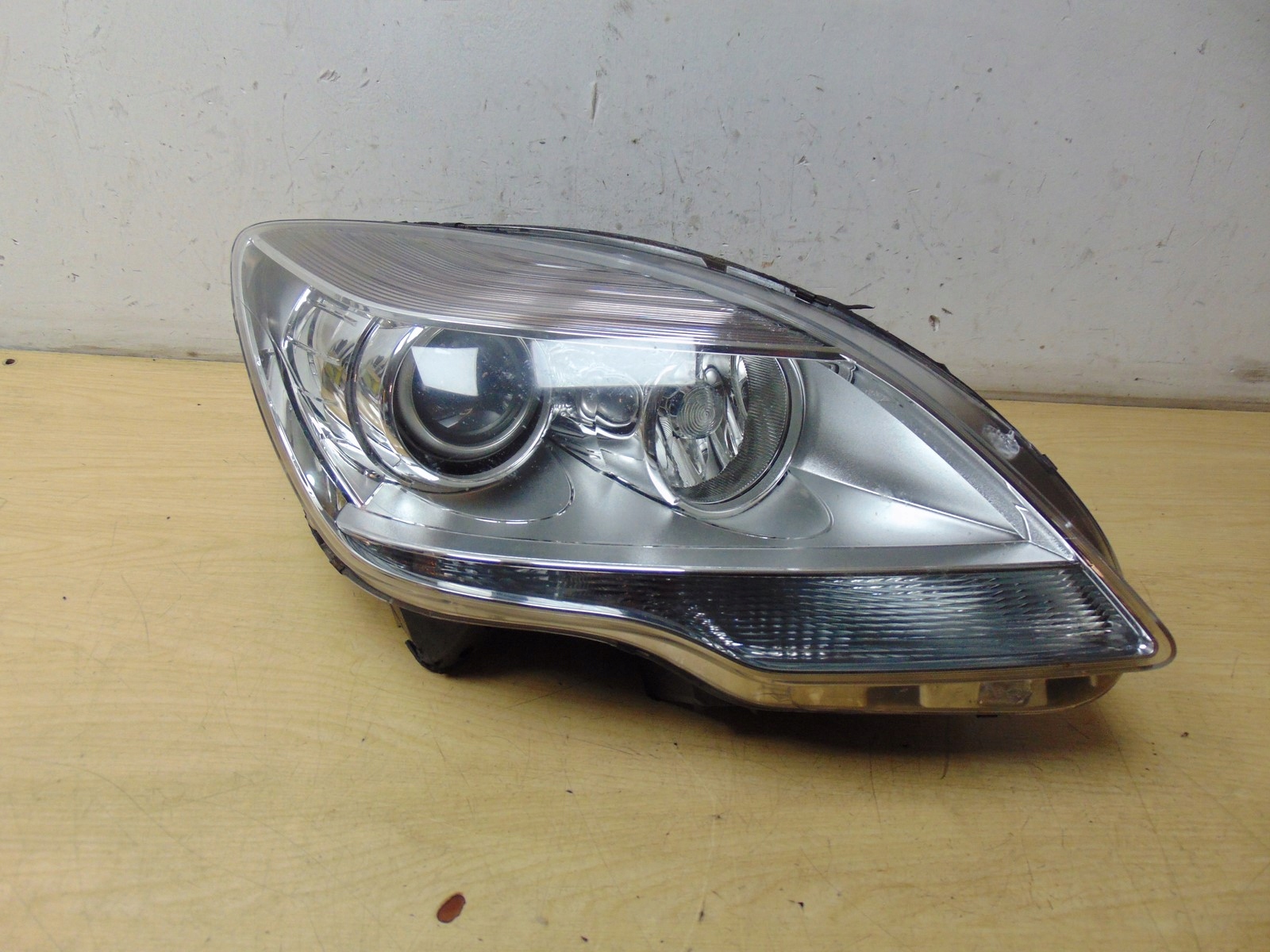 LAMPA PRAWA PRZÓD MERCEDES W251 LIFT R KLAS EUROPA A2518203661 za 1000 ...
