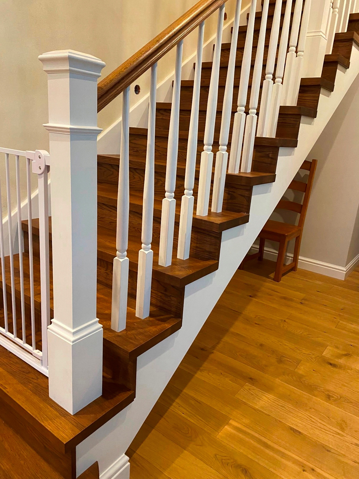 BALUSTRADA DREWNIANA SCHODOWA W STYLU ANGIELSKIM (AMBRO-TECH) • Cena ...