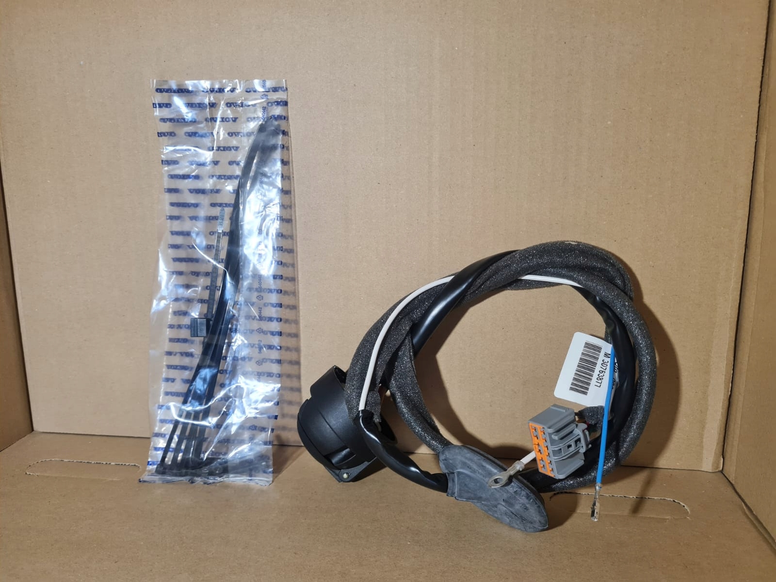 VOLVO V70 XC70 S80 XC60 WIĄZKA HAKA HOLOWNICZEGO 31324671 za 309 zł z ...