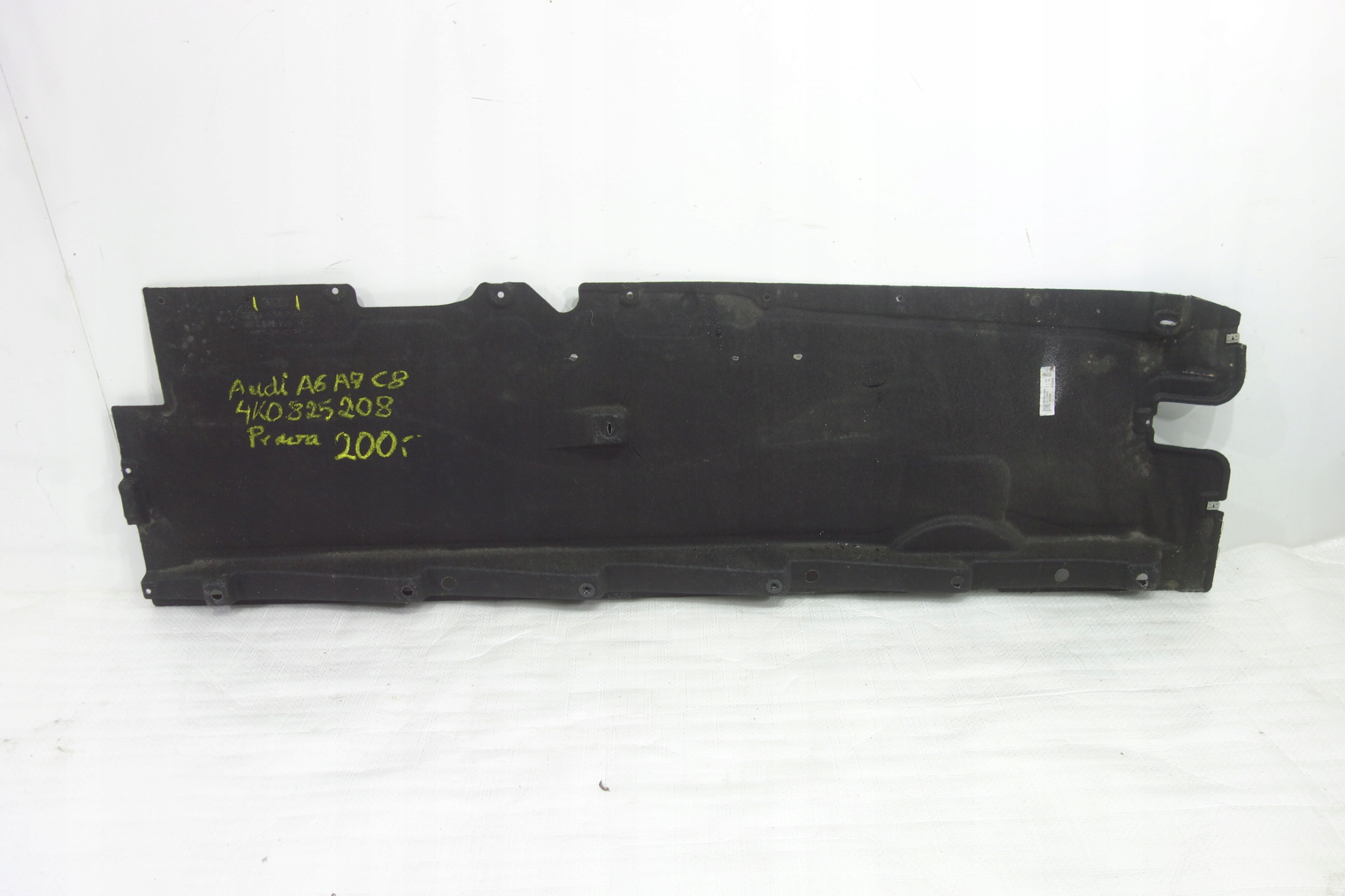 PŁYTA OSŁONA PRAWA AUDI A6 C8 4K0825208 AUDI A6 C8 4K0825208 za 200 zł ...