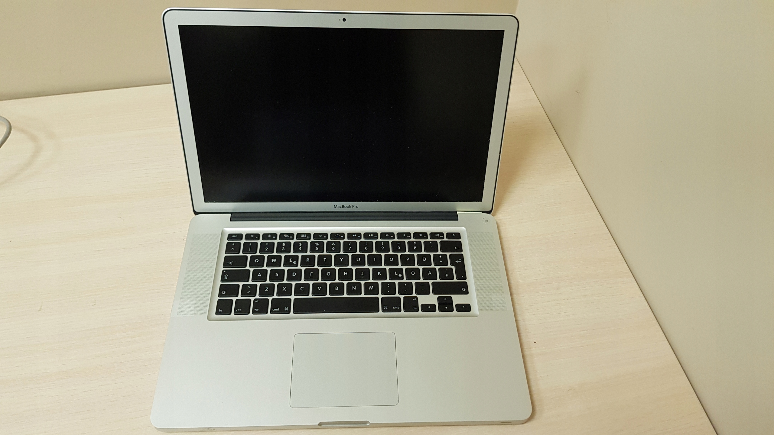 APPLE MACBOOK PRO 8.2 A1286 CORE i7 15.4 6750M za 1221 Kč - Allegro