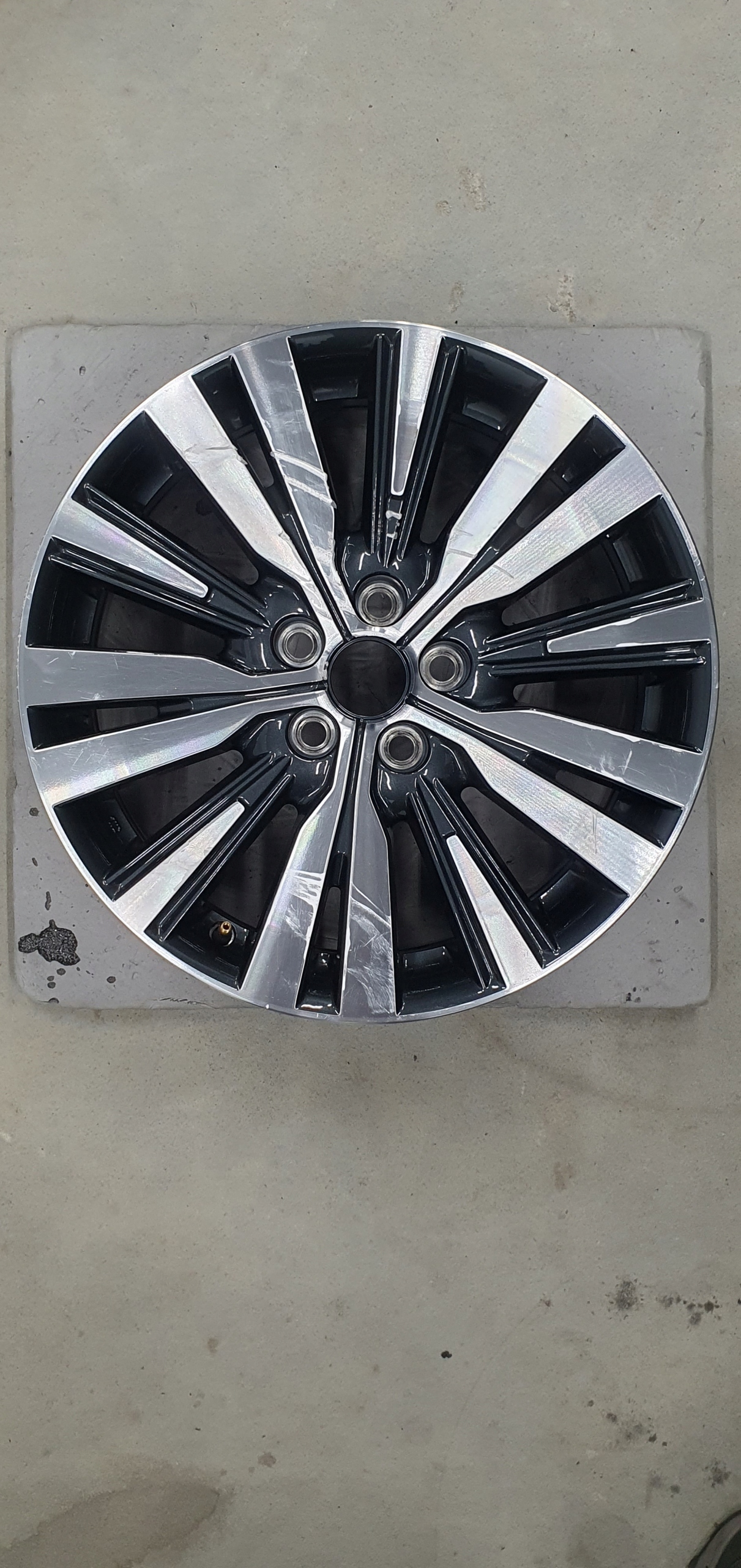 Felga aluminiowa Mitsubishi OE 4250F623 7.0" x 18" 5x114.3 ET 38 za 489 ...