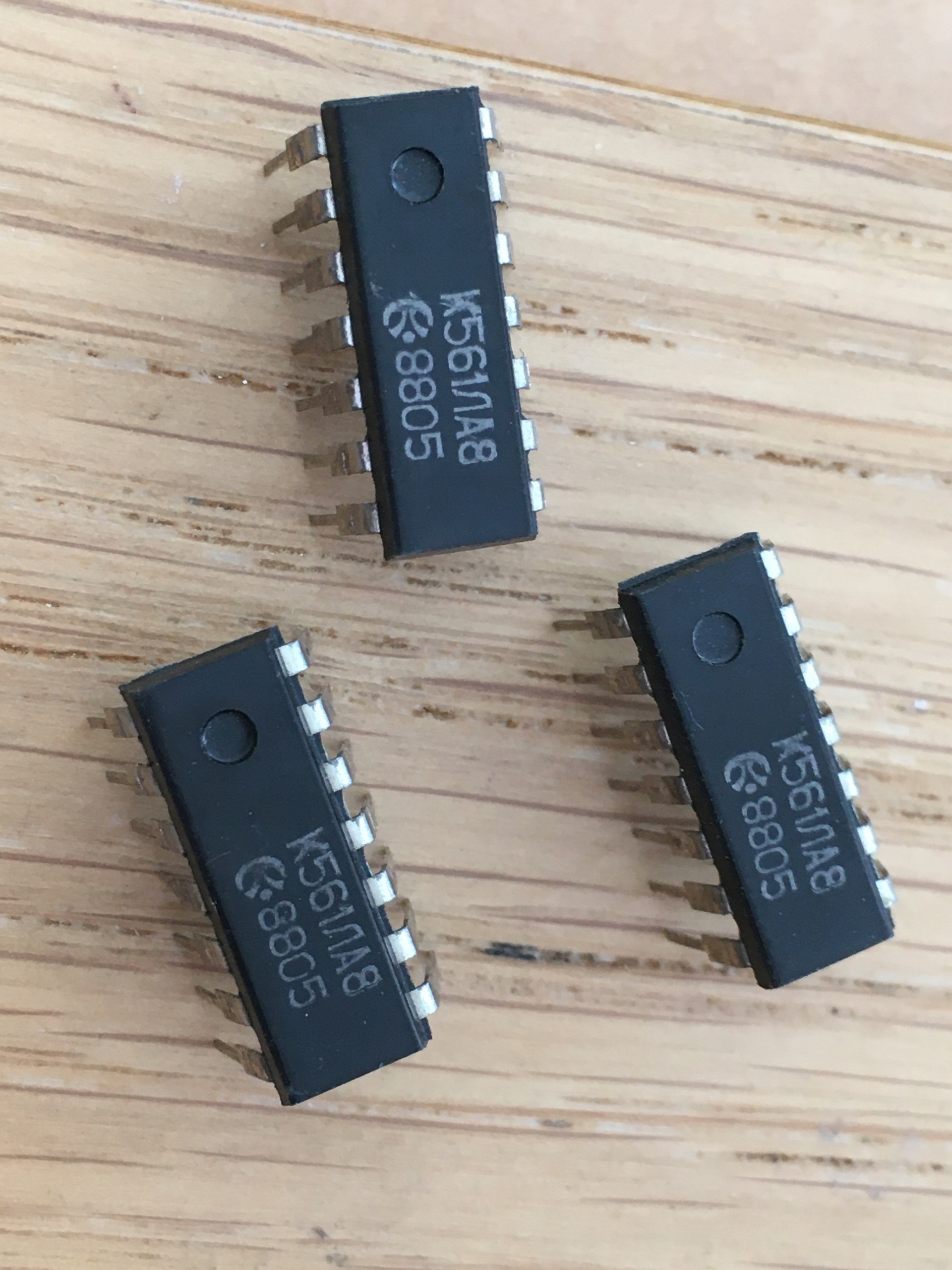 Układ scalony K561ŁA8=4012A; CMOS; 2x czterowejściowa bramka NAND ...