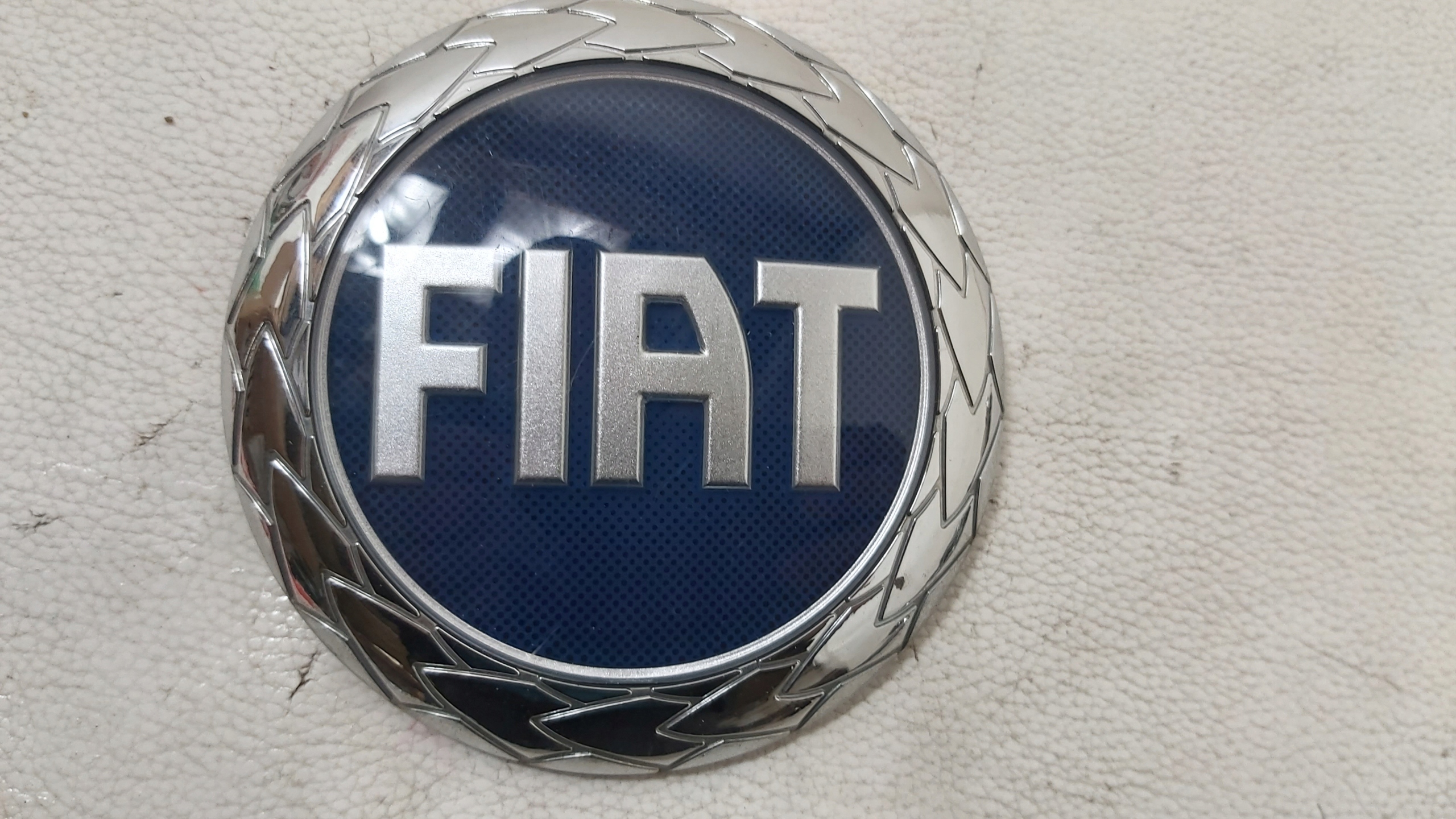 ZNACZEK LOGO EMBLEMAT FIAT 46832366 46832366 za 65 zł z Międzychód ...