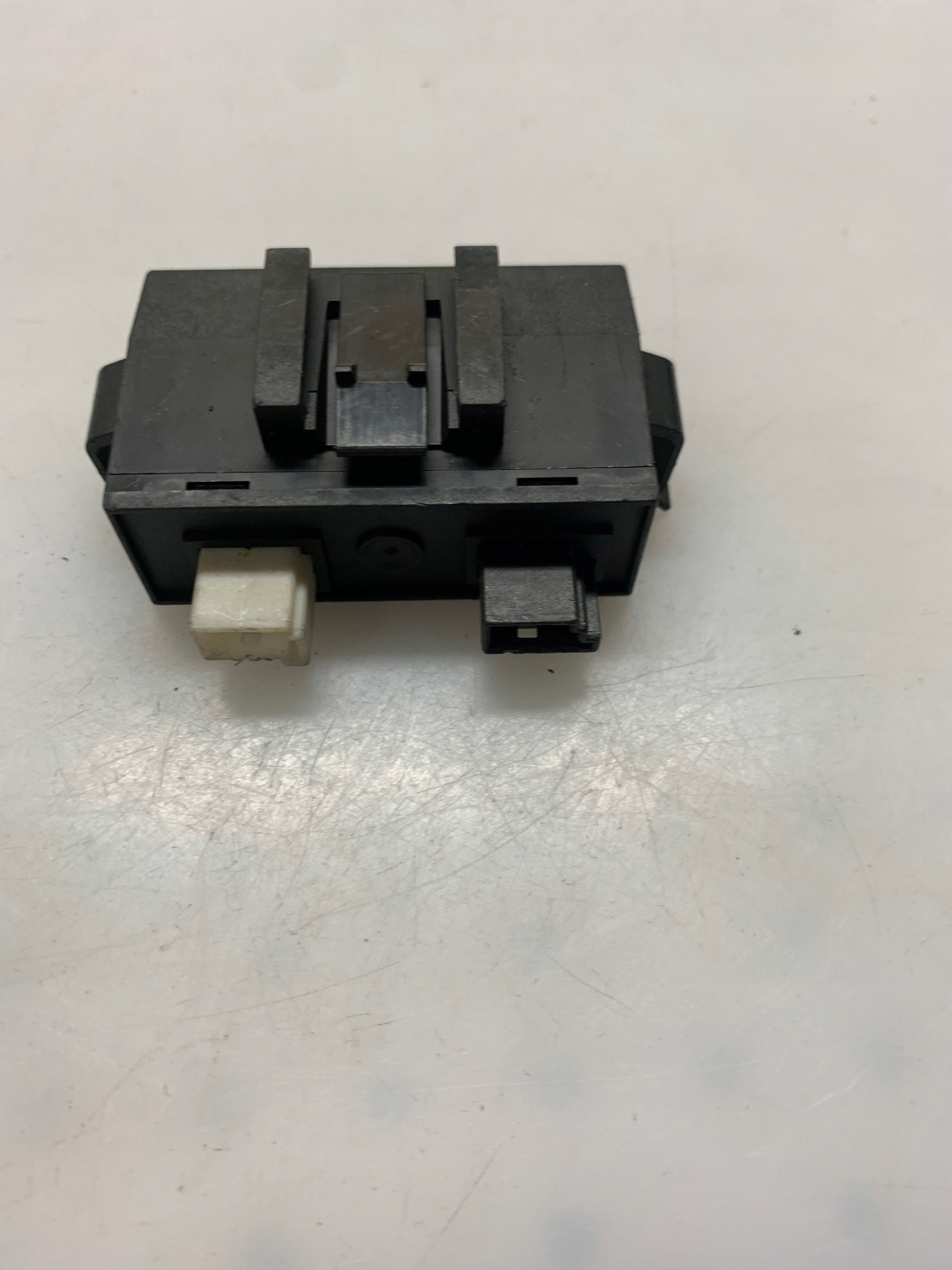 MODUŁ STEROWNIK POMPY PALIWA BMW 55892110 za 19.99PLN z Skoczów ...