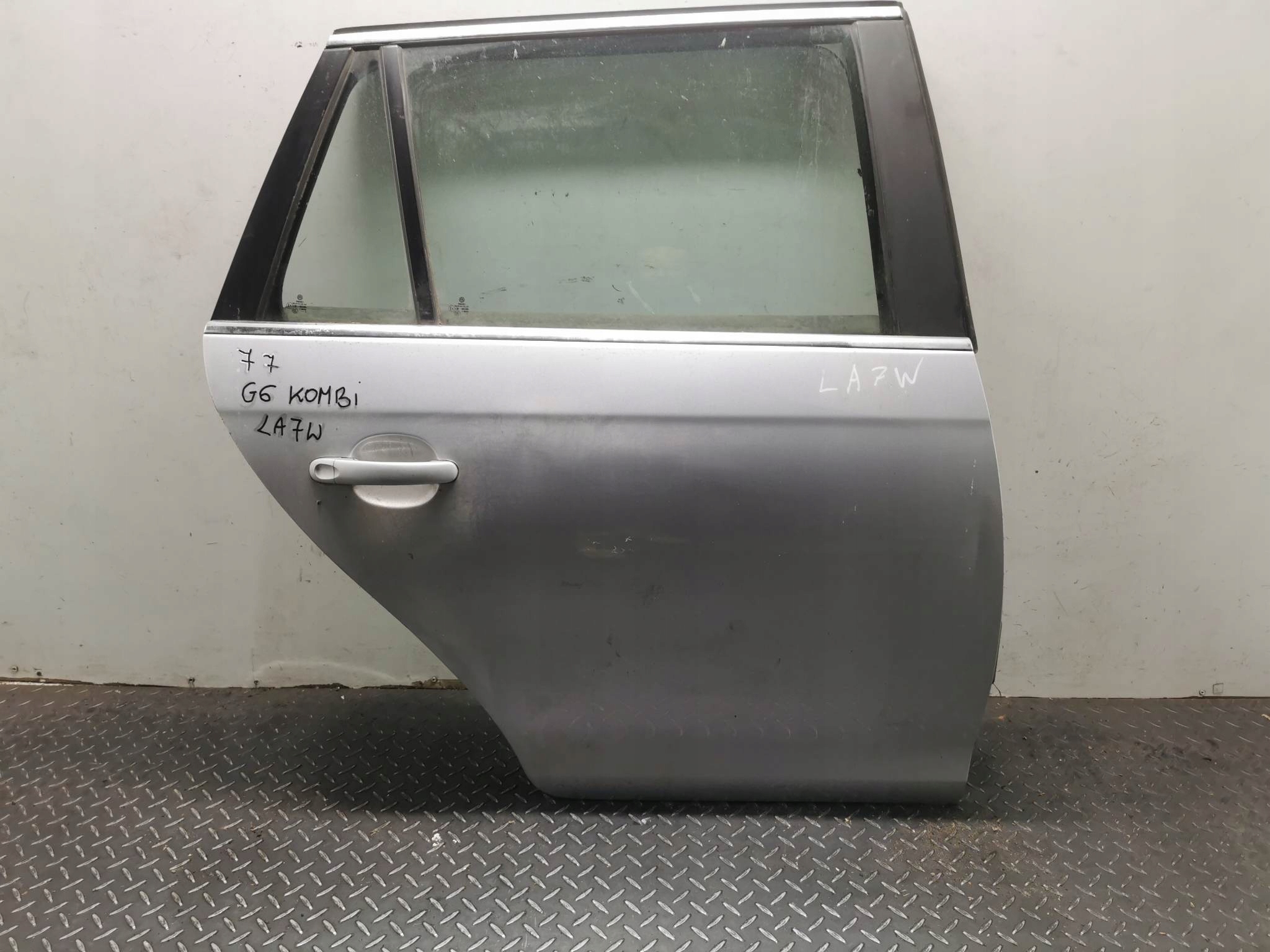 DRZWI PRAWY TYŁ VW GOLF VI KOMBI KOD LAKIERU La7w za 450.00PLN z ...