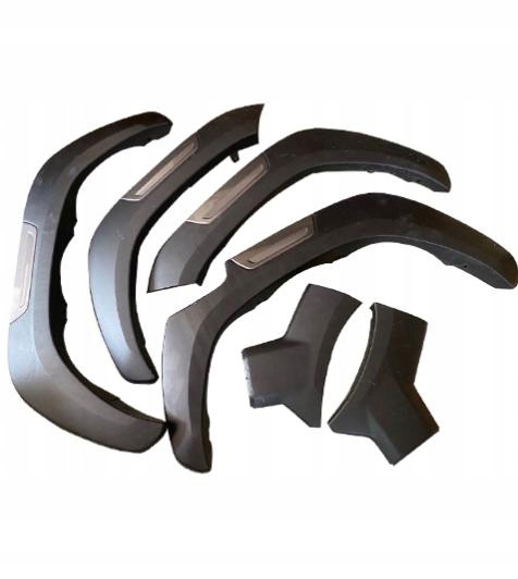 Poszerzenia błotników Toyota Hilux Invincible 2021 za 1190.00PLN z ...