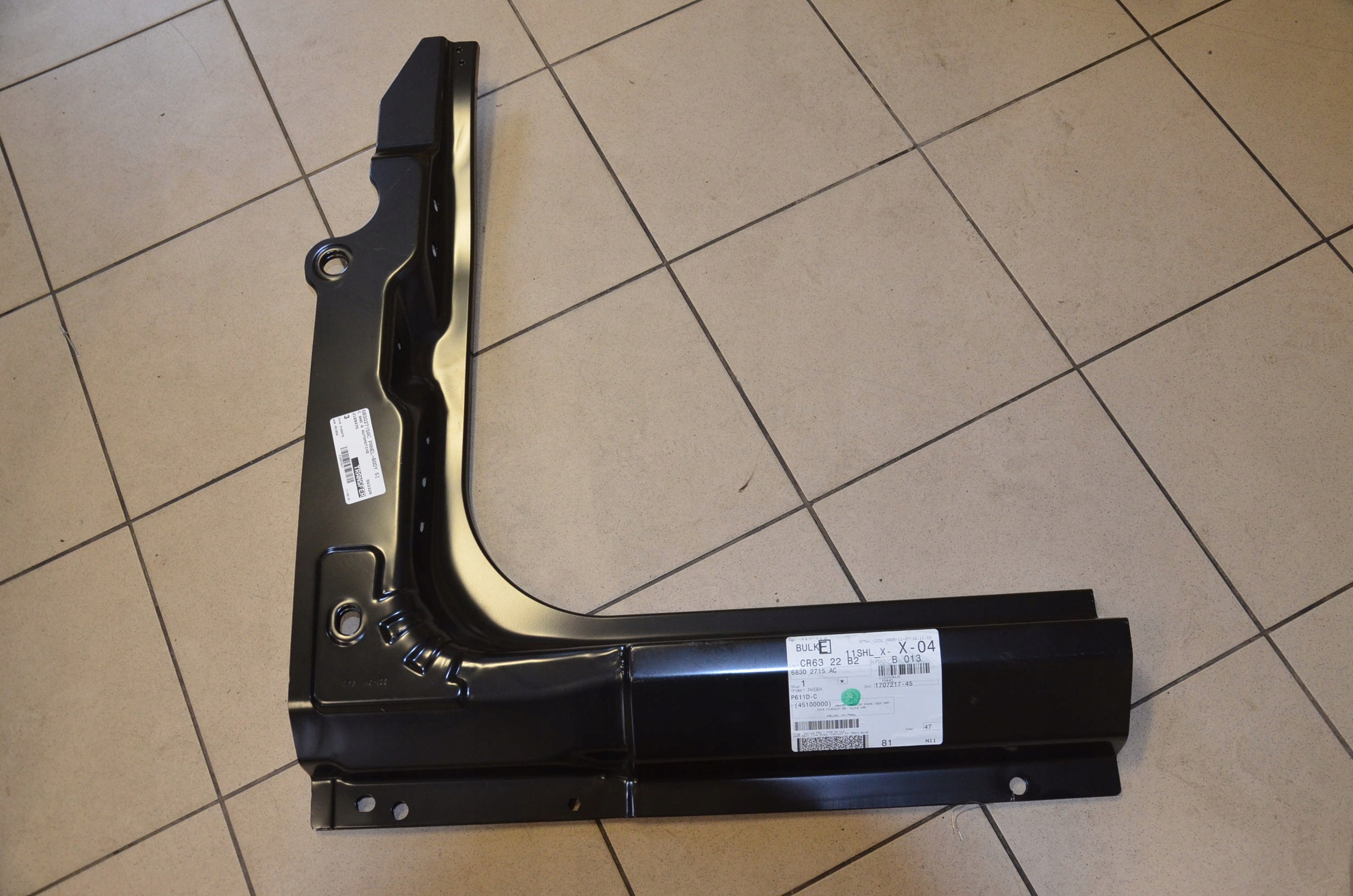 PRÓG LEWY POSZYCIE PROGU LEWEGO WRANGLER JL 2018 68302715AC 68302715AB ...