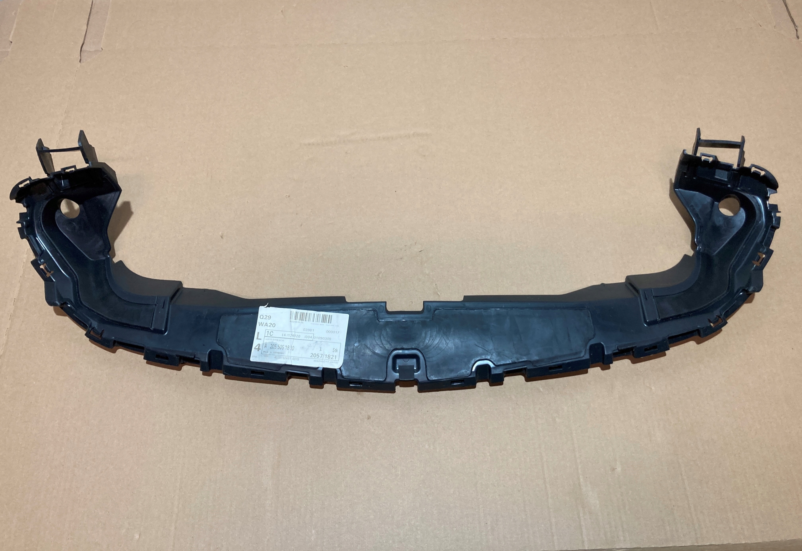 KIEROWNICA POWIETRZA OSŁONA MERCEDES W205 A205 A2055051830 za 290 zł z ...