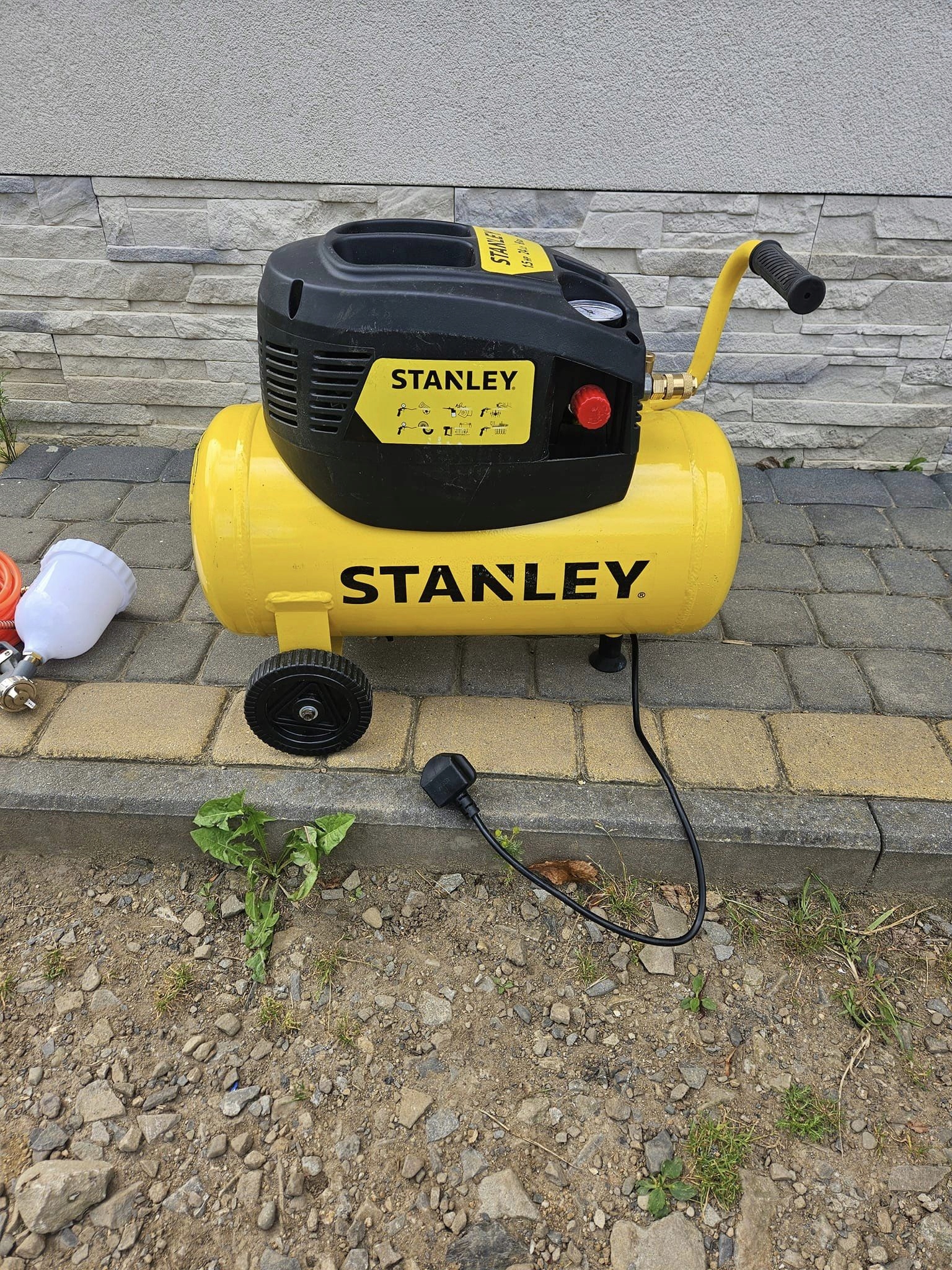 Kompresor bezolejowy Stanley 24l 8Bar B6CC304STN004 za 440 zł z ... Kompresor bezolejowy Stanley 24l 8Bar B6CC304STN004 za 440 zł z ...