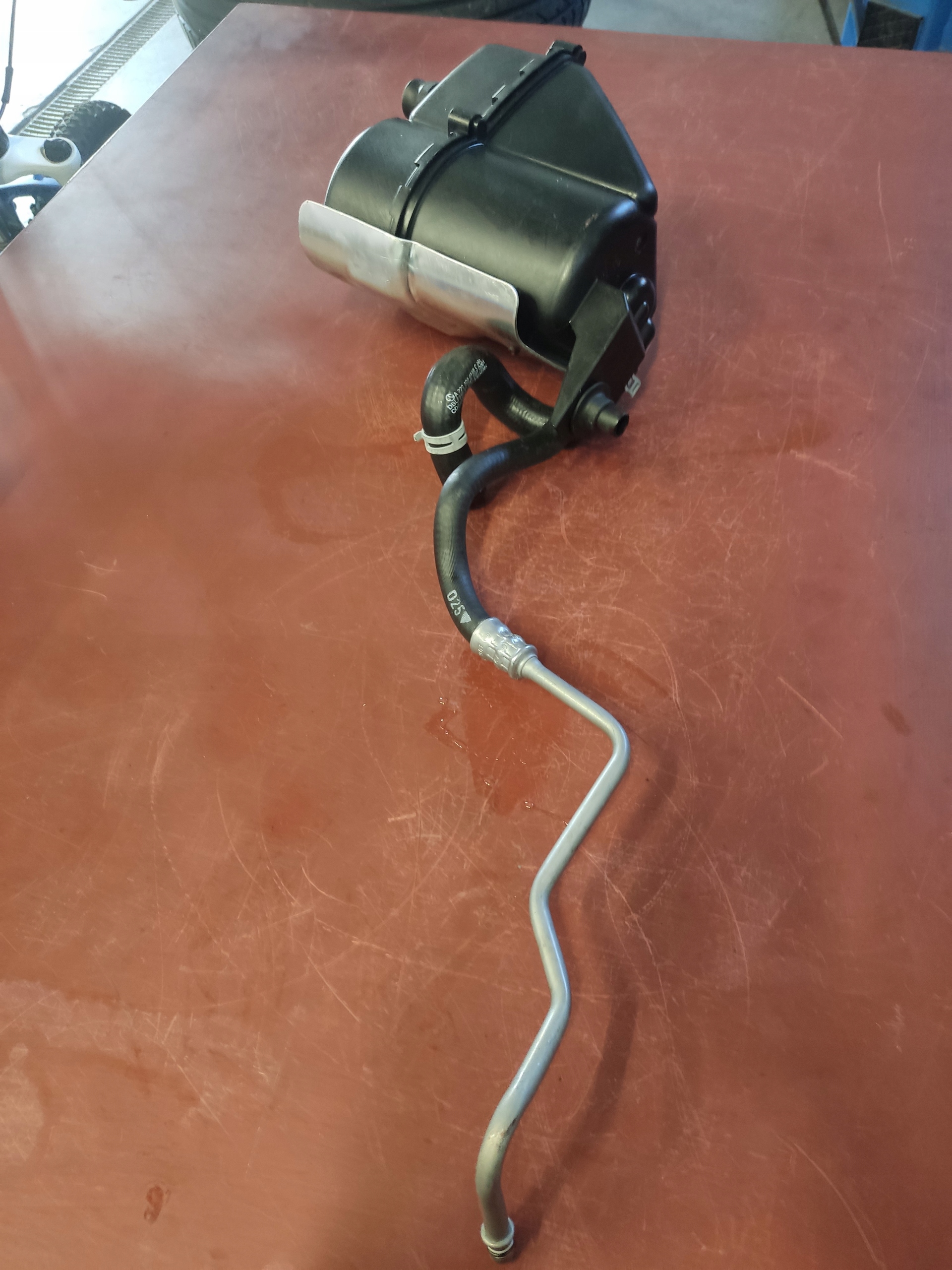 ZBIORNIK OLEJU ABC MERCEDES A2223200014 za 250.00PLN z Tomaszów ...