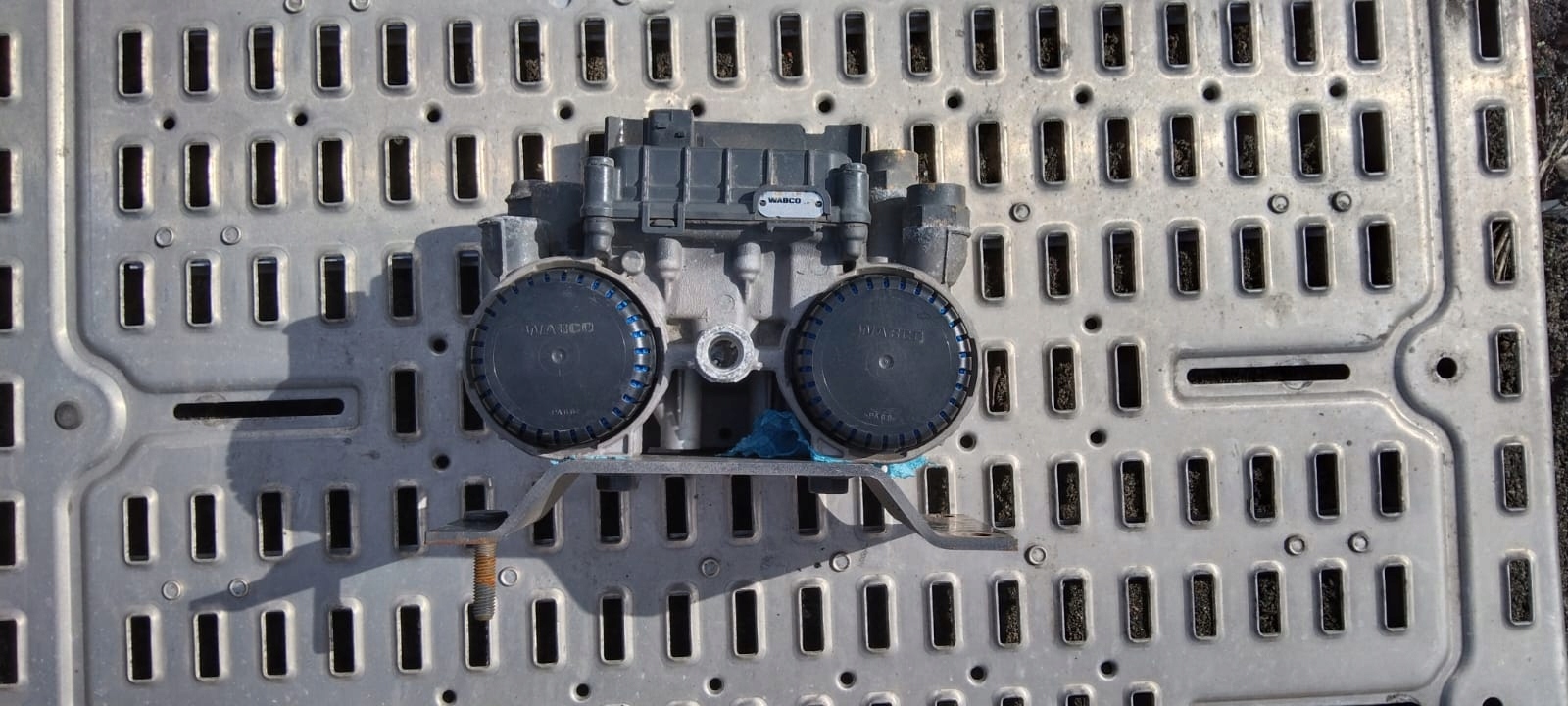 ZAWÓR MODULATOR OSI EBS DAF XF 106 EURO 6 lift za 984.00PLN z TUREK ...