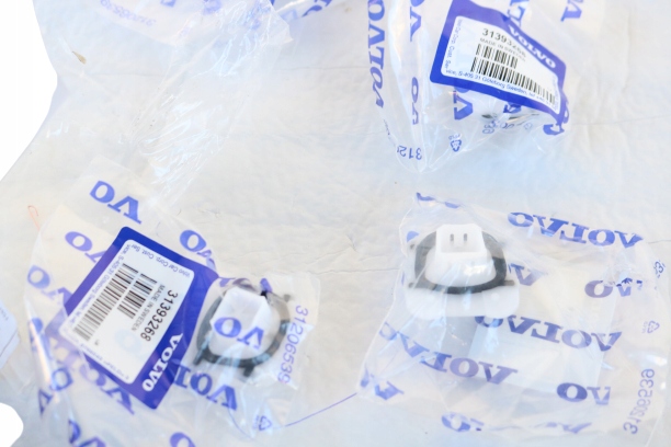 Volvo S60 S90 V60 V90 XC60 Spinka Klips tapicerki . za 15.00PLN z ...