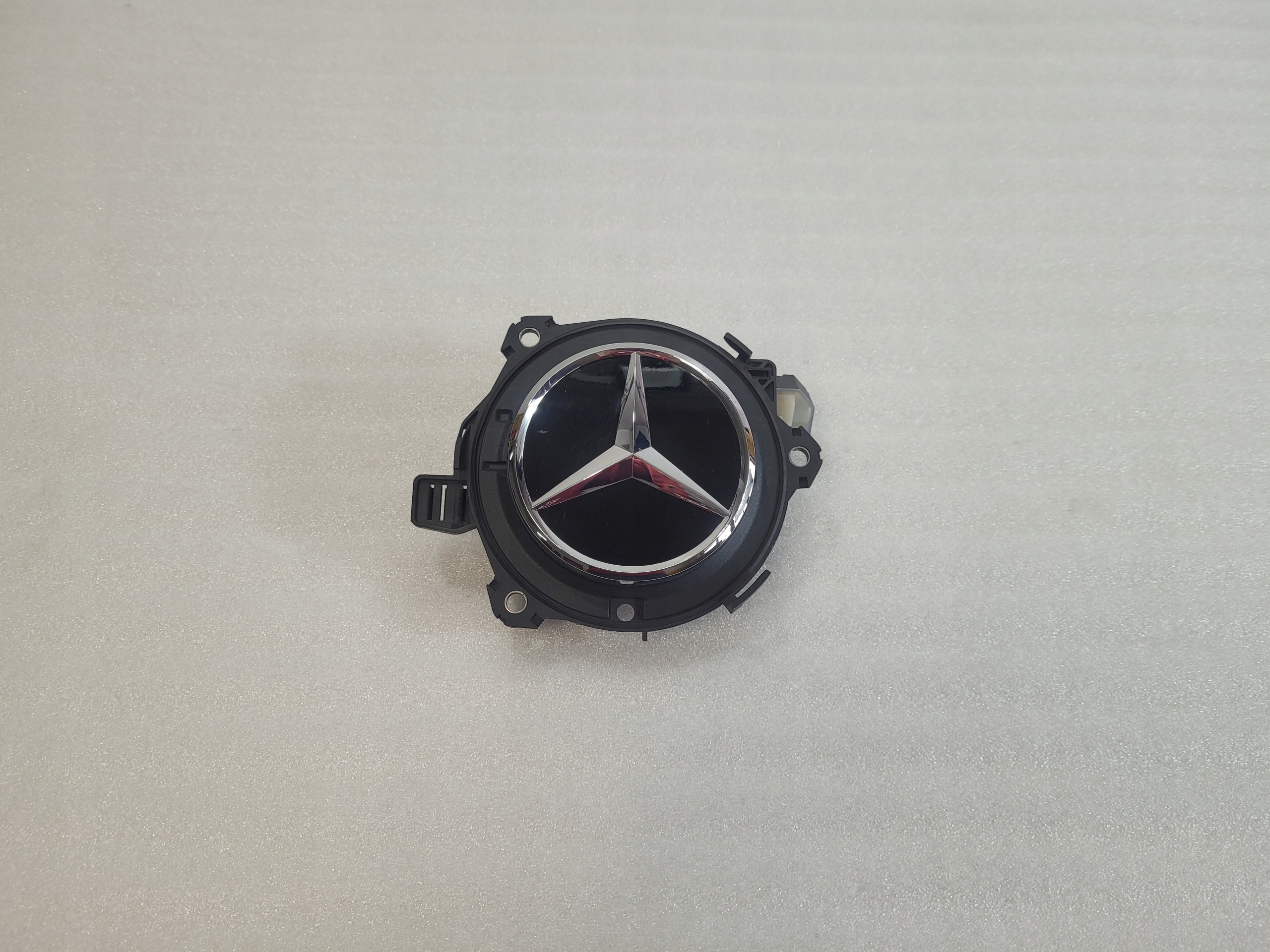 MERCEDES CLS W257 KLAMKA BAGAŻNIKA LOGO EMBLEMAT A0997503300 za 300 zł ...