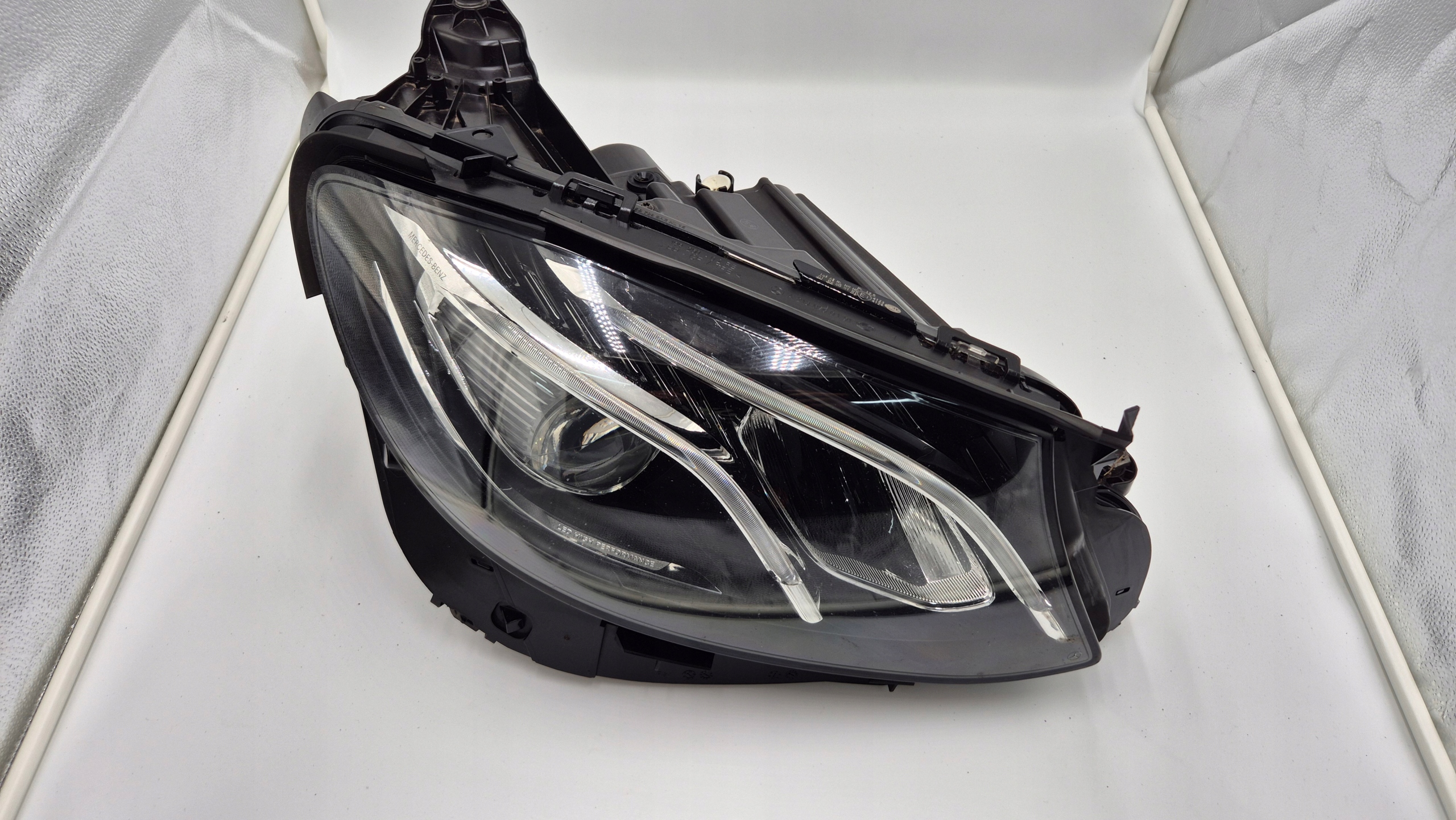 LAMPA PRZÓD PRZEDNIA PRAWA LED HIGH PERFORMANCE 2139069203 MERCEDES ...