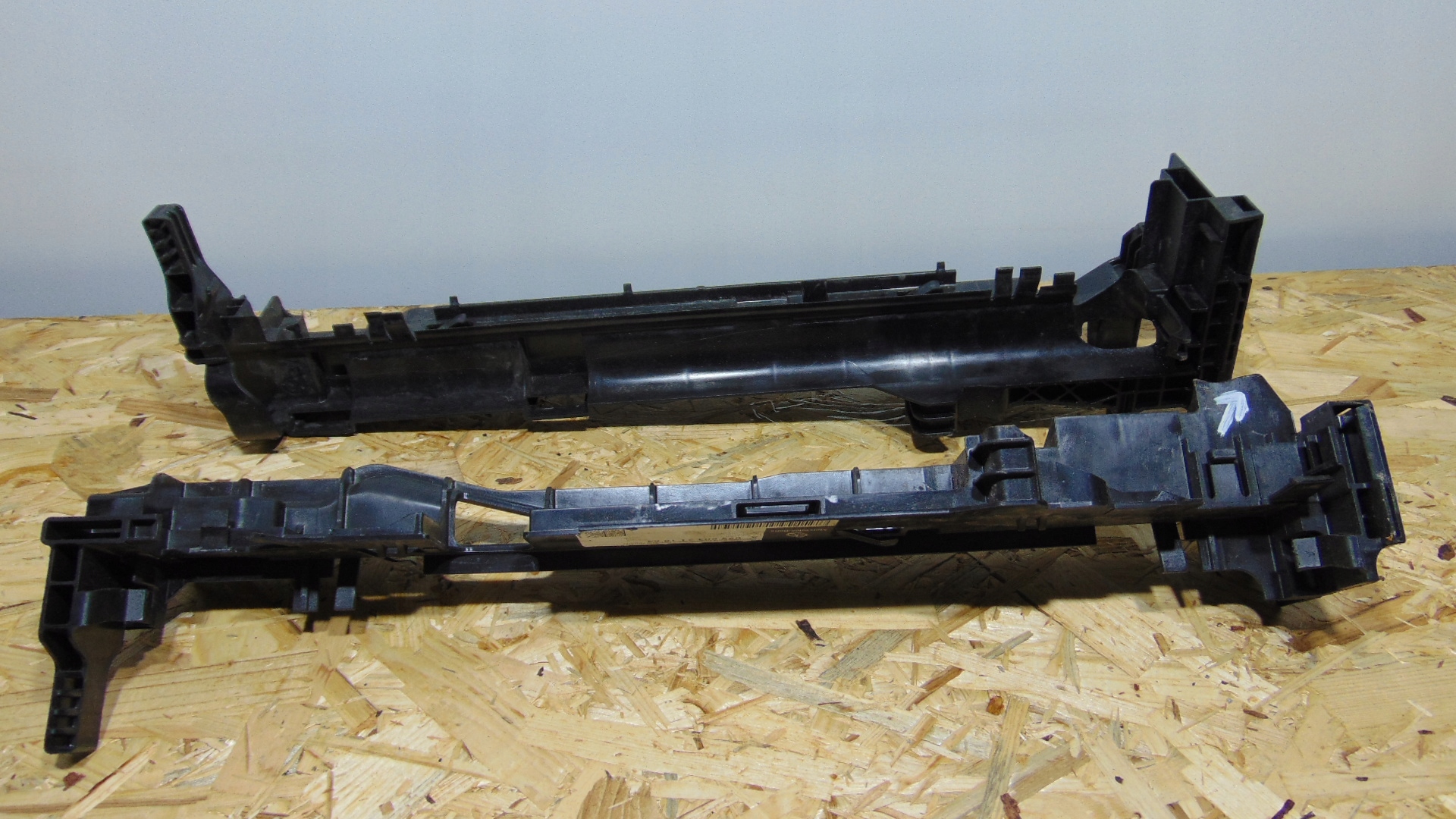 Mocowanie chłodnicy Mercedes W205 W212 W253 a099504211864 za 150 zł z ...