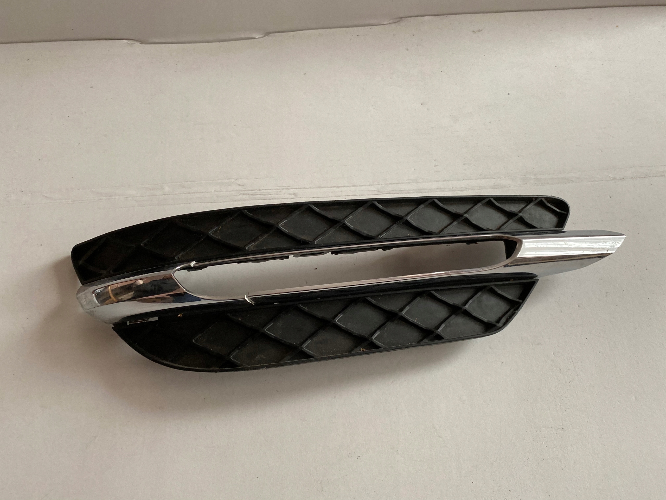 KRATKA ZDERZAKA LEWA A2048803224 MERCEDES W204 A2048803224 za 45 zł z ...