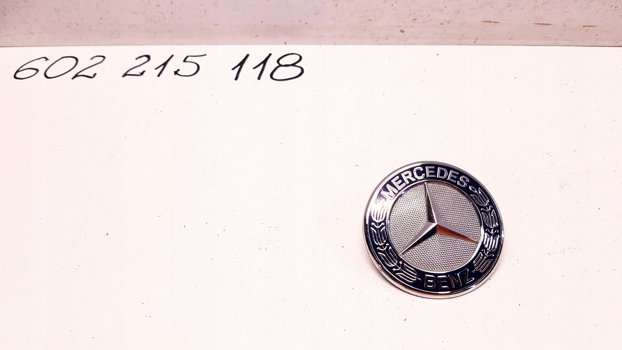 Emblemat Atrapa Grilla Znak MERCEDES A2188170116 - porównaj ceny ...