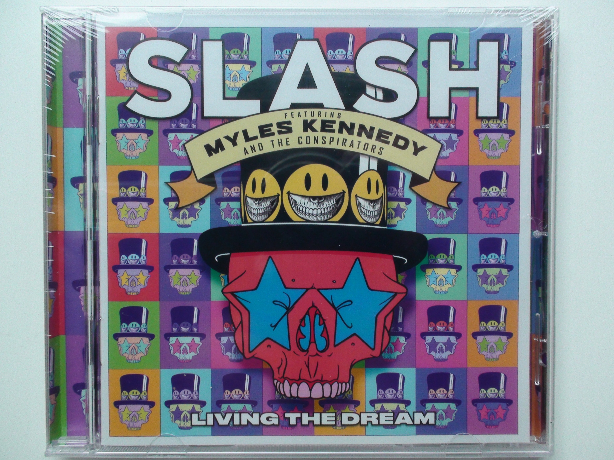 Living The Dream Slash Feat. Kennedy, Myles & The Conspirators CD, (0190295580766) • Ceny ...