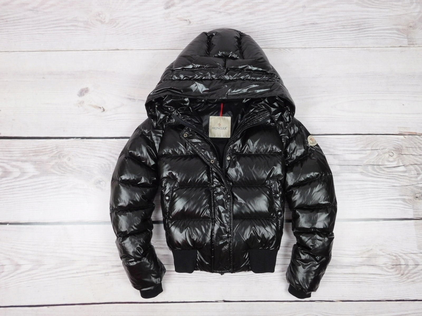 MONCLER__KURTKA PUCHOWA__CZARNA Z POŁYSKIEM__R.1-S__Z MAŁYM DEFEKTEM 15278706520 - Allegro.pl