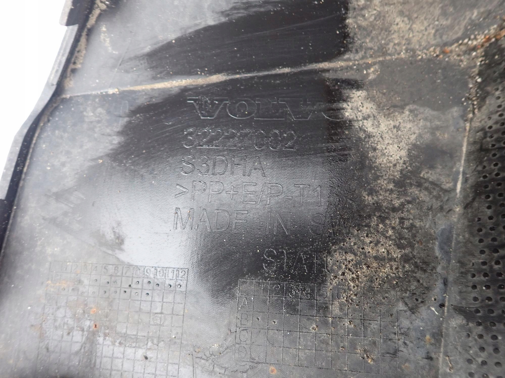 Купить VOLVO V60 II 2 18- БАМПЕР ЗАД ЗАДНИЙ ПАРКТРОНИКИ бу из Польши ...