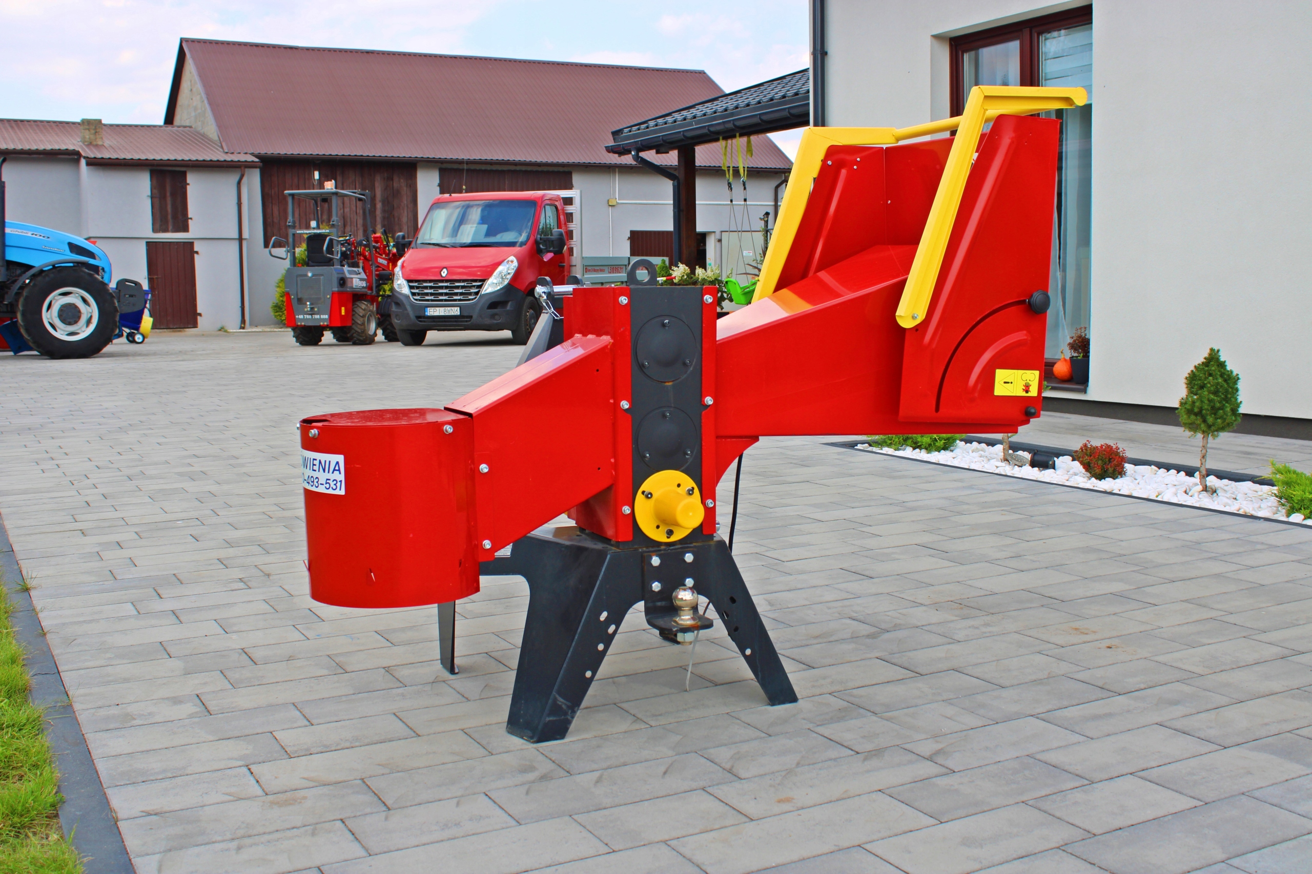 Rębak do gałęzi 7cm Rębak walcowy R80 Rozdrabniacz gałęzi Rębak do ...