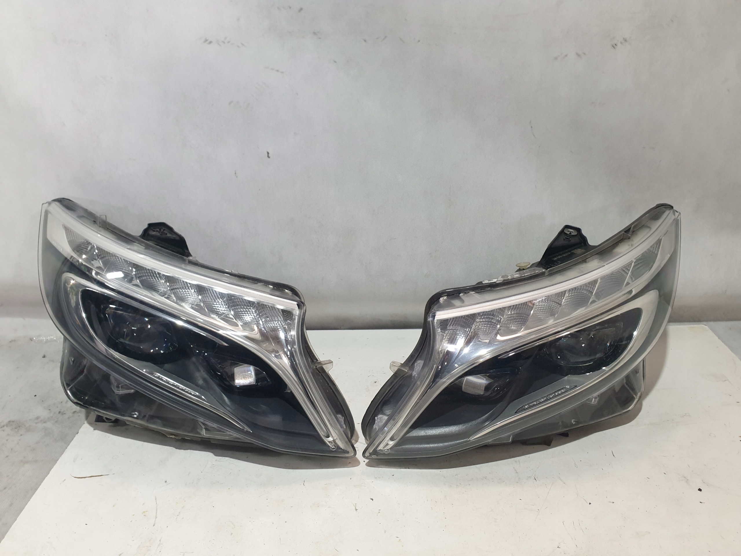 KOMPLET REFLEKTORÓW MERCEDES V-KLASA A447 • Cena, Opinie - Allegro