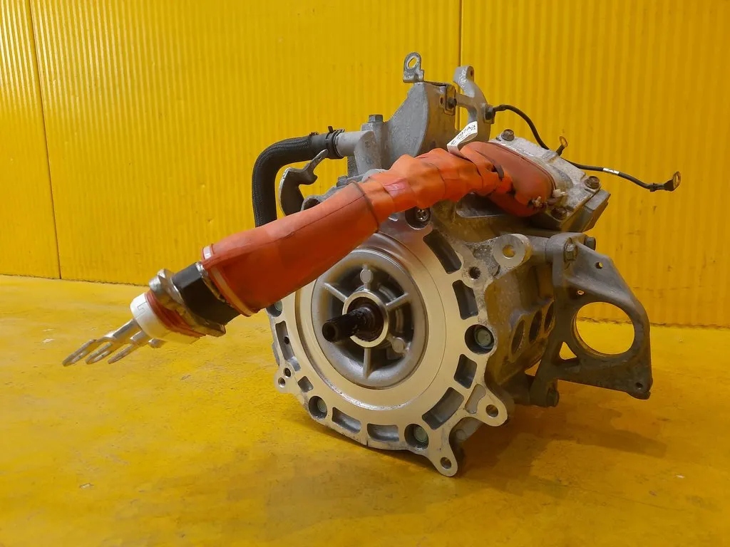 Nissan Leaf I (ZE0) SILNIK ELEKTRYCZNY EM61 za 2207.00PLN z Przemęt ...