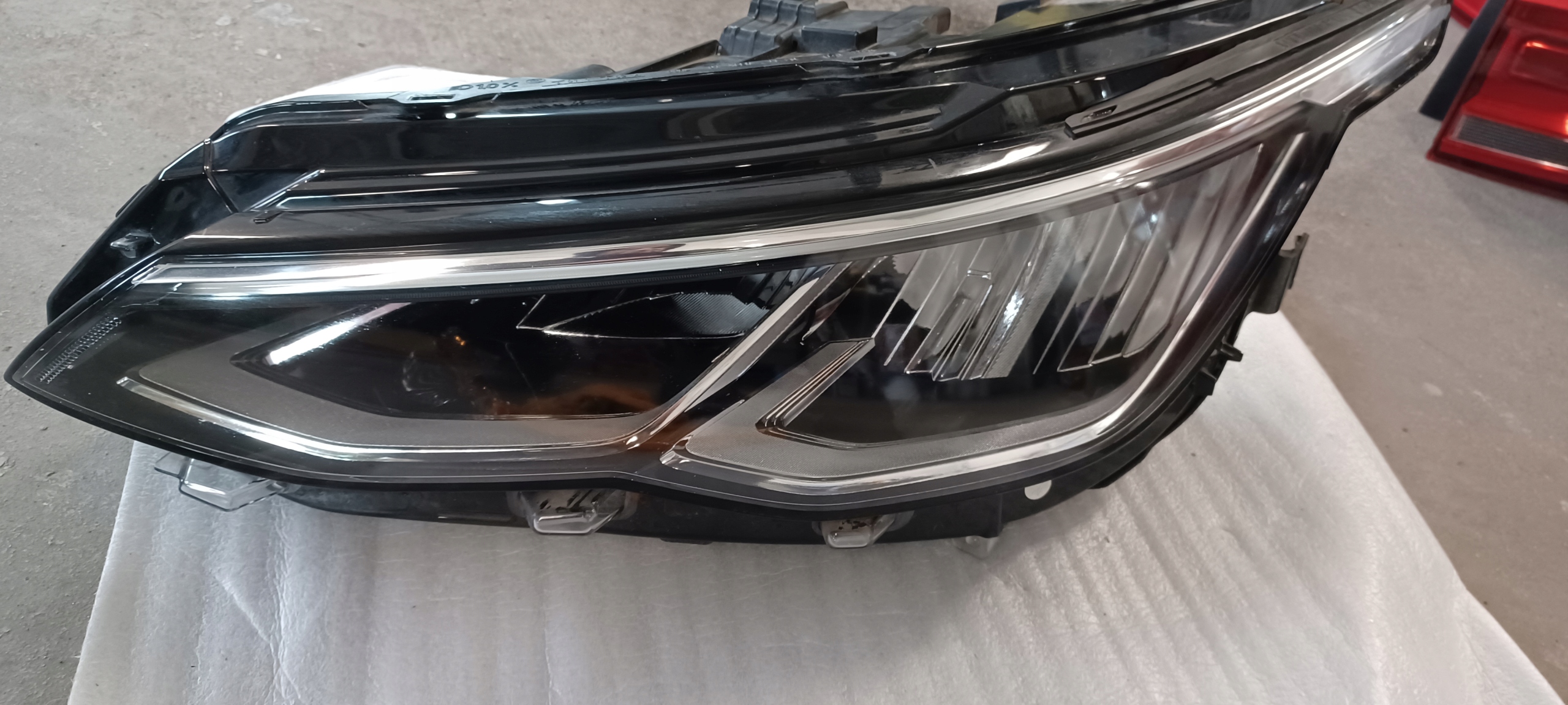 LAMPA LEWA VW GOLF VIII FULL LED 5H1.941.005.B - porównaj ceny - Allegro.pl