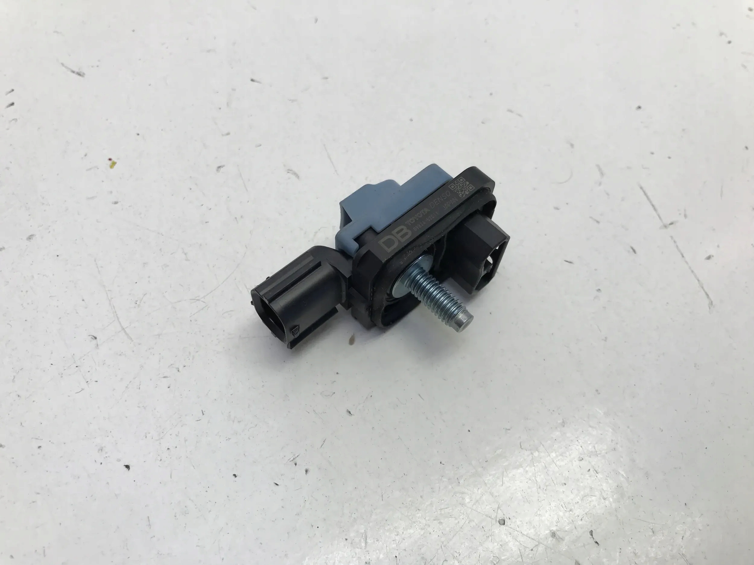 TOYOTA RAV4 V GR 2023 CZUJNIK UDERZENIOWY UDERZENIA AIRBAG 8983A-52011 ...