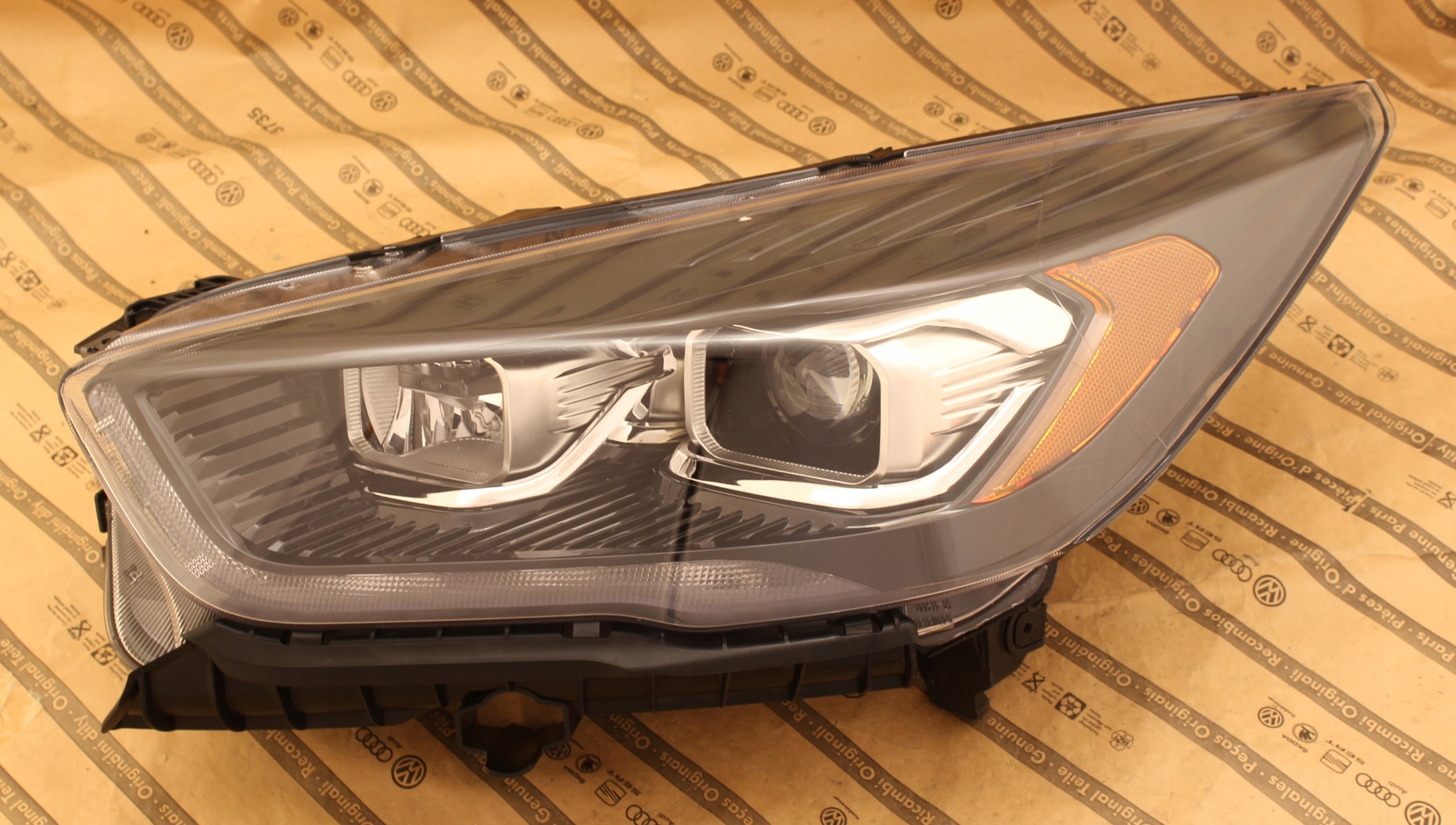 FORD KUGA MK2 ST II FL LIFT 16+ LAMPA BI-XENON LED za 1850 zł z Nowy ...