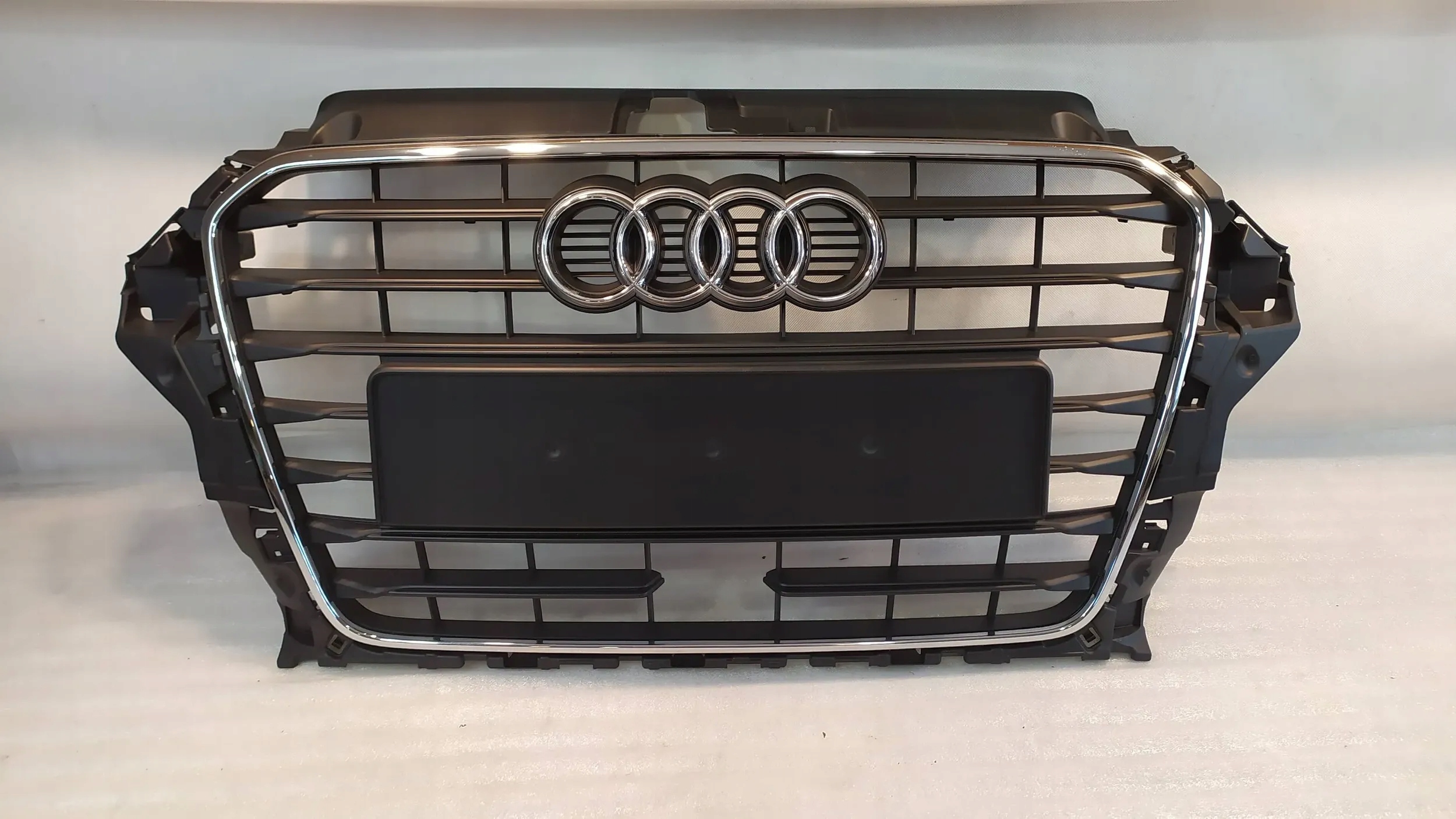 GRILL ATRAPA CHŁODNICY AUDI A3 8V3 OE RADAR za z Drezdenko - Allegro ...