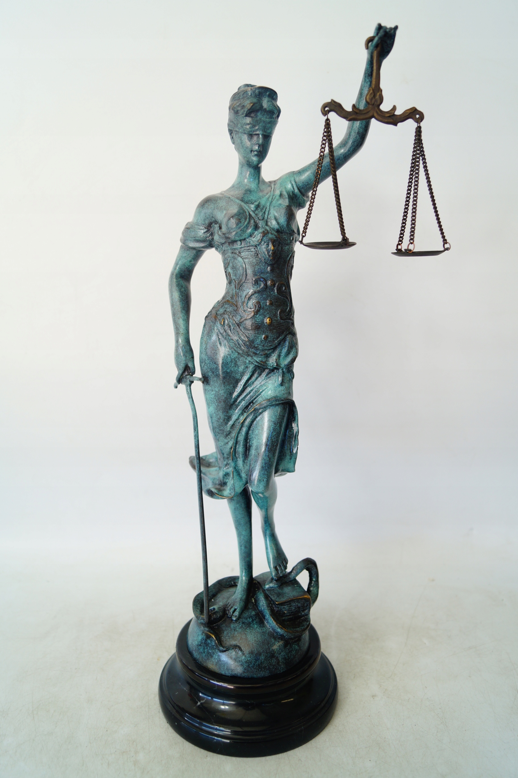 TEMIDA FIGURA Z BRĄZU PATYNA RZEŹBA PARIS 12733862209 - Allegro.pl