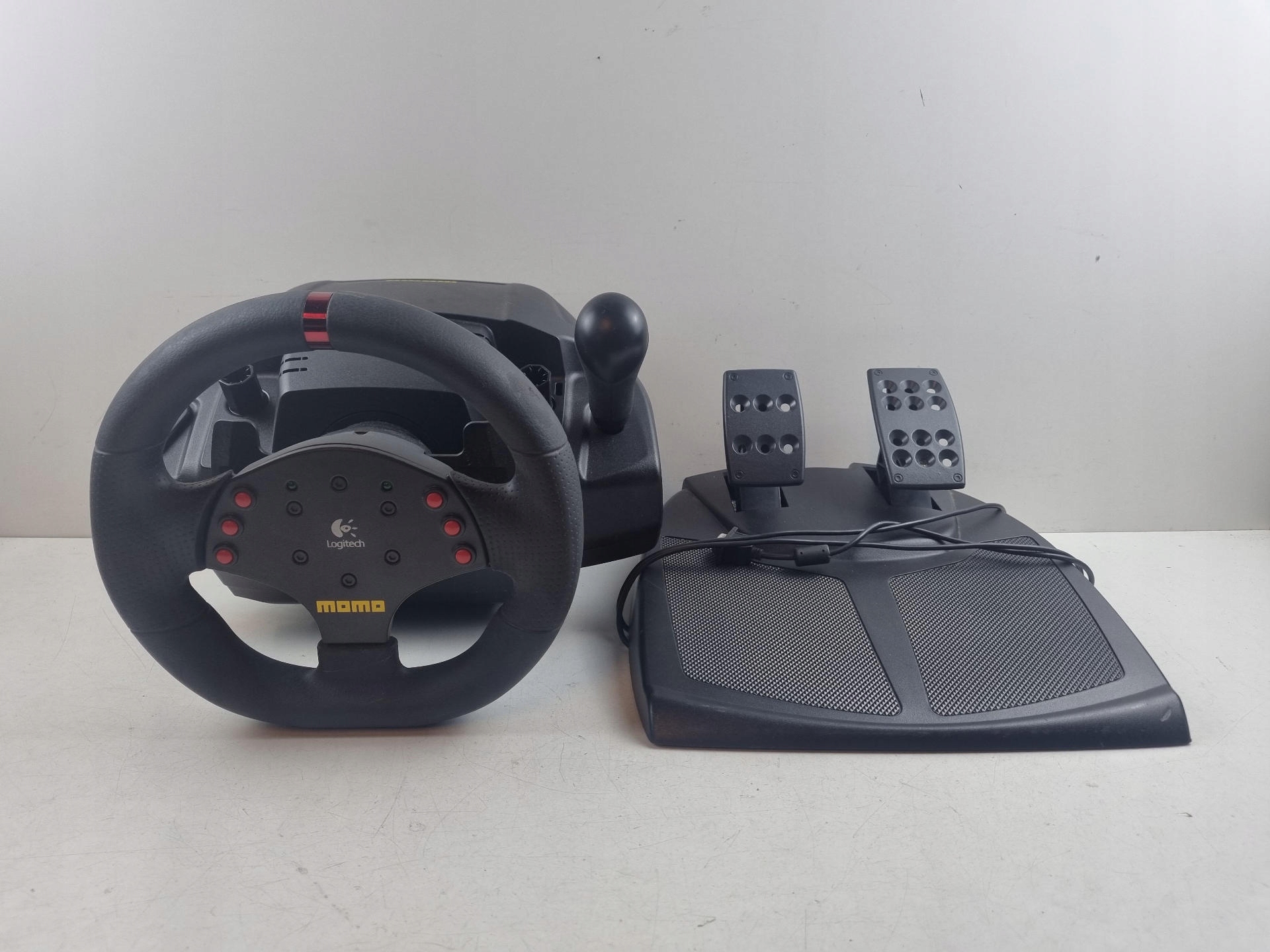 KIEROWNICA PC LOGITECH MOMO RACING FORCE ZESTAW - Sklep, Opinie, Cena w ...