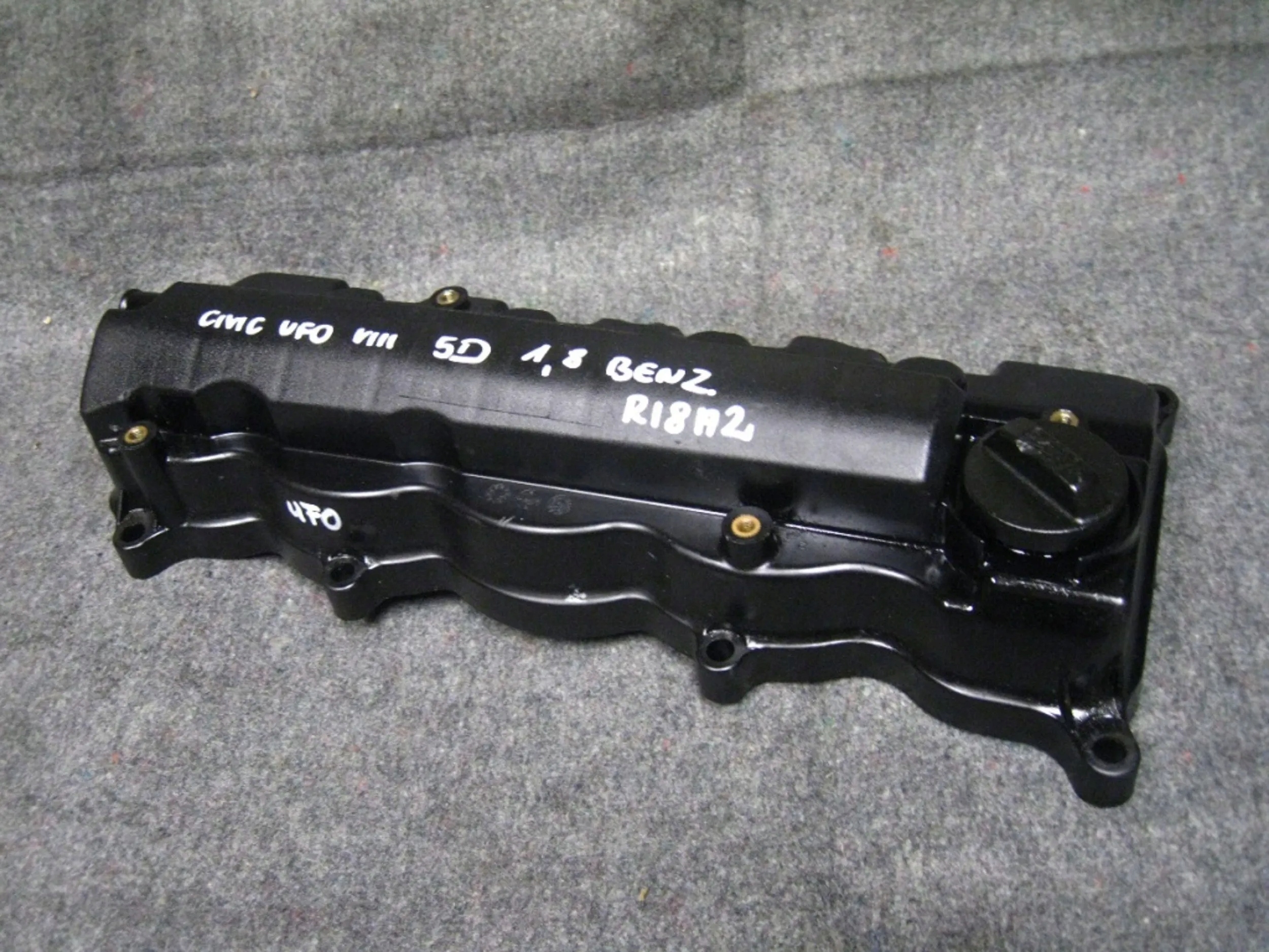 HONDA CIVIC UFO 06-11 5D POKRYWA ZAWORÓW KAPA 1,8 za 80.00PLN z Zbęchy ...