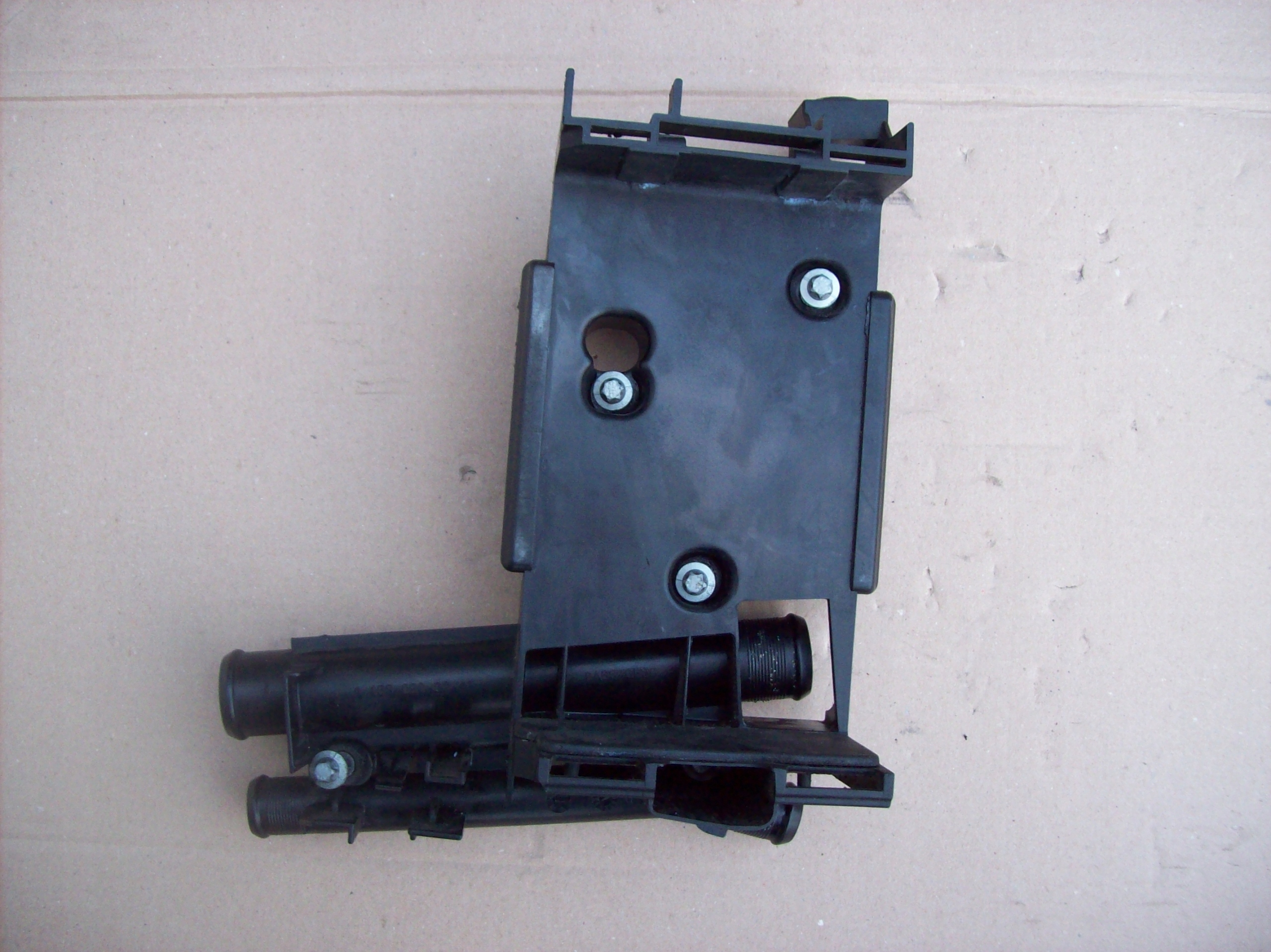 Mercedes-Benz OE A1330900241 podstawa intercoolera • Cena, Opinie - Allegro