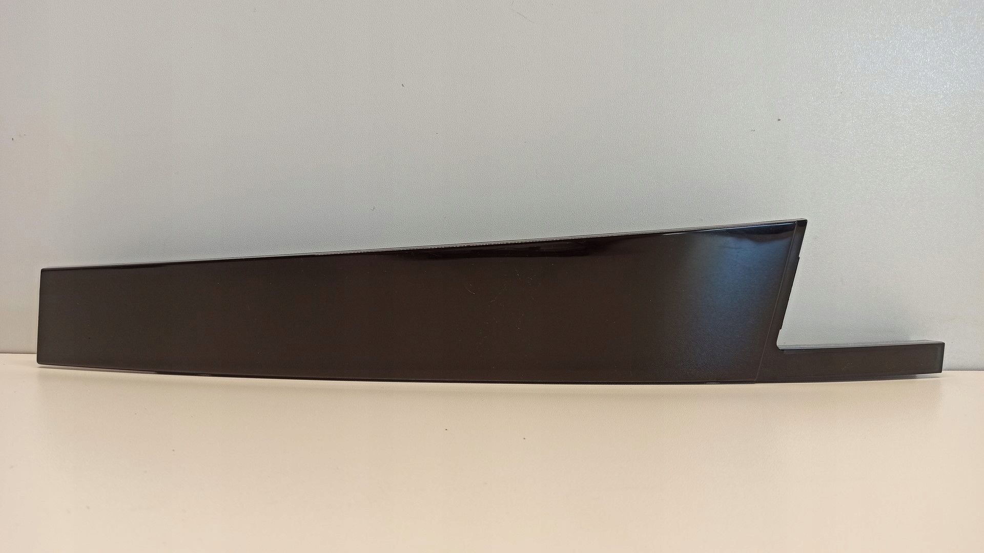 SKODA KODIAQ LISTWA DRZWI PRAWY TYŁ 565839904 565839904 za 65 zł z ...