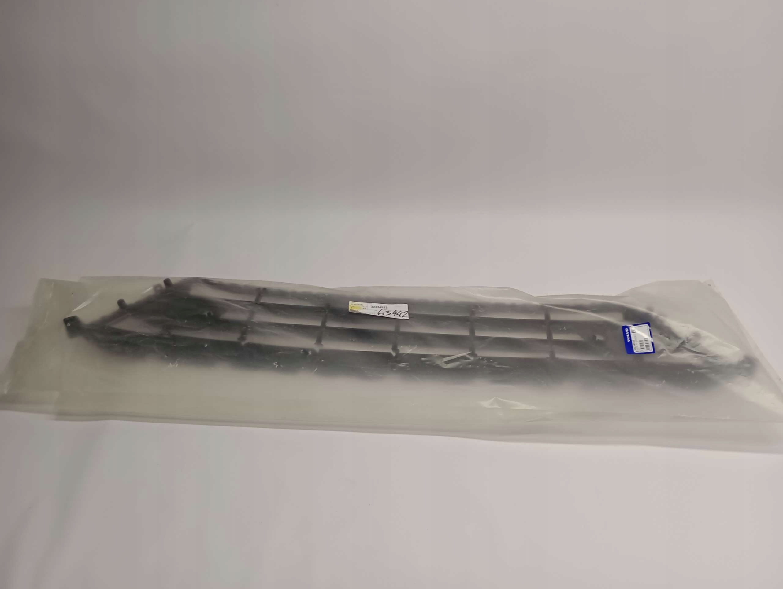 NOWA ORYGINAL KRATKA ZDERZAKA PRZÓD VOLVO XC60 II 32234933 za 600 zł z ...